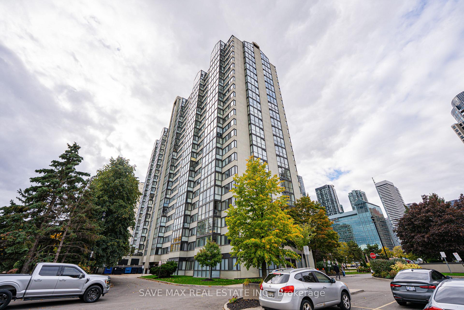 2207 - 350 Webb Drive, Mississauga, ON L5B 3W4