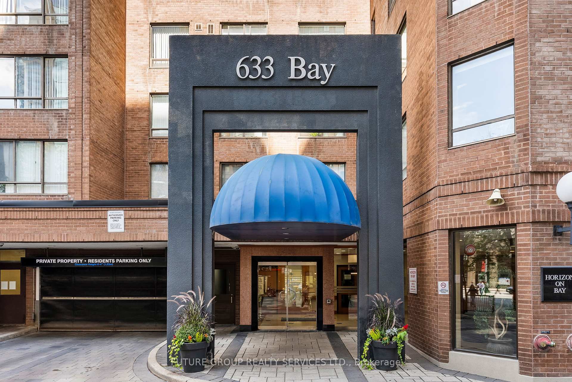 2209 - 633 Bay Street, Toronto, ON M5G 2G4