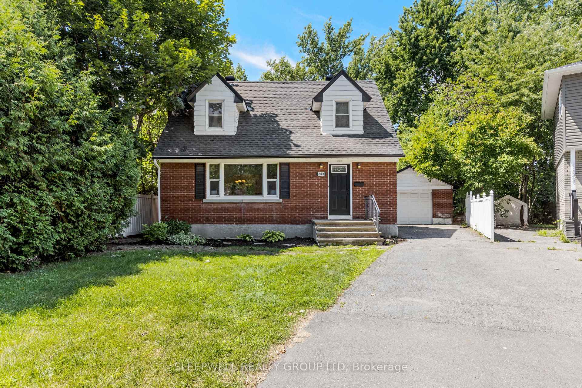 2209 Belair Drive, Belair Park - Copeland Park and Area, ON K2C 0X2