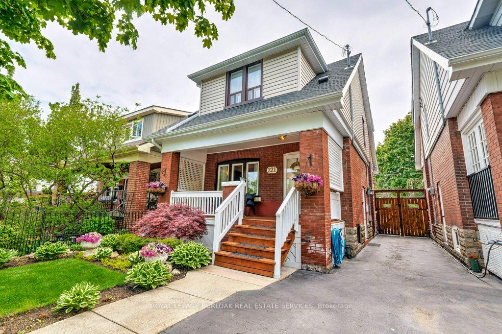 221 Park Row S, Hamilton, ON L8K 2K4