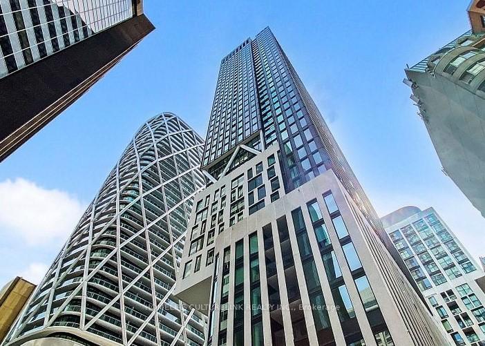 2210 - 238 Simcoe Street, Toronto, ON M5T 0E2