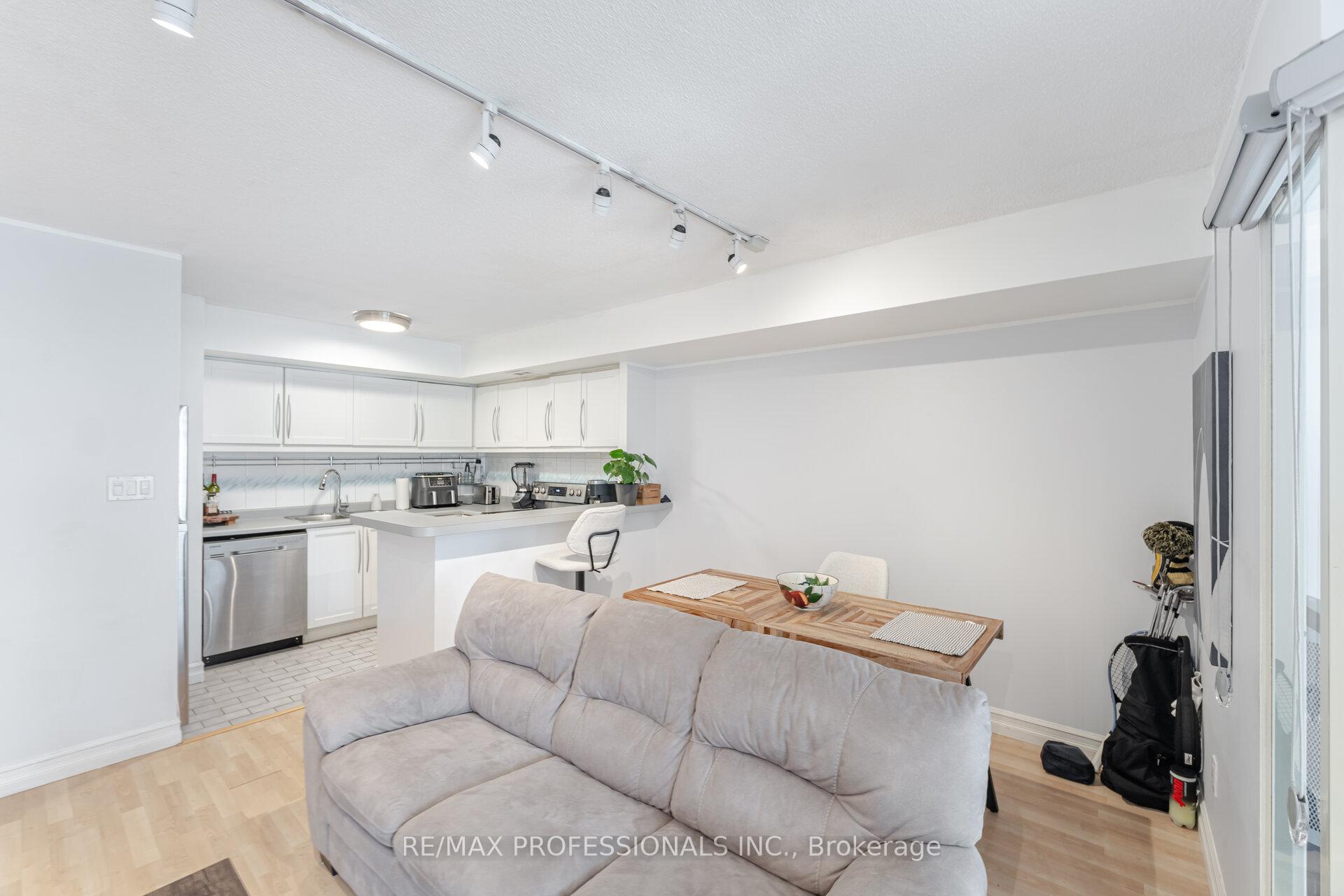 2211 - 25 The Esplanade, Toronto, ON M5E 1W5
