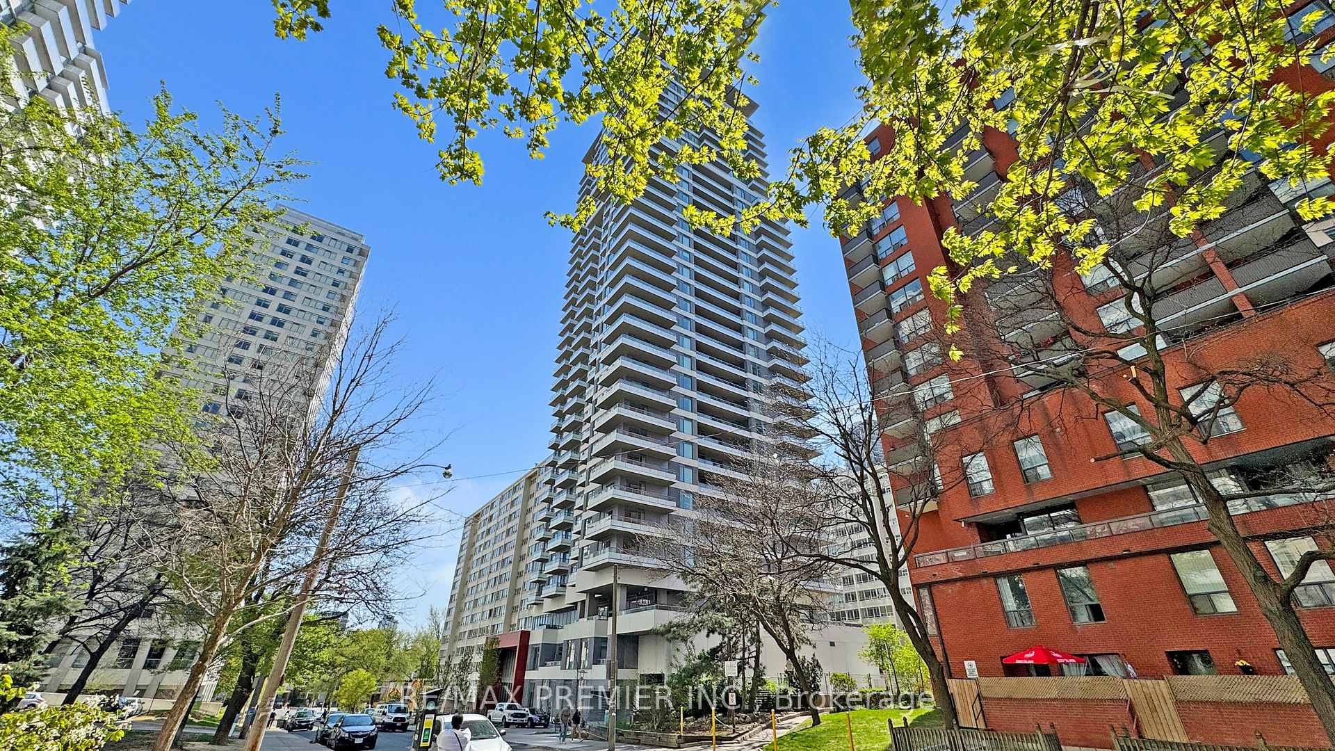 2214 - 50 Dunfield Avenue, Toronto, ON M4S 0E4