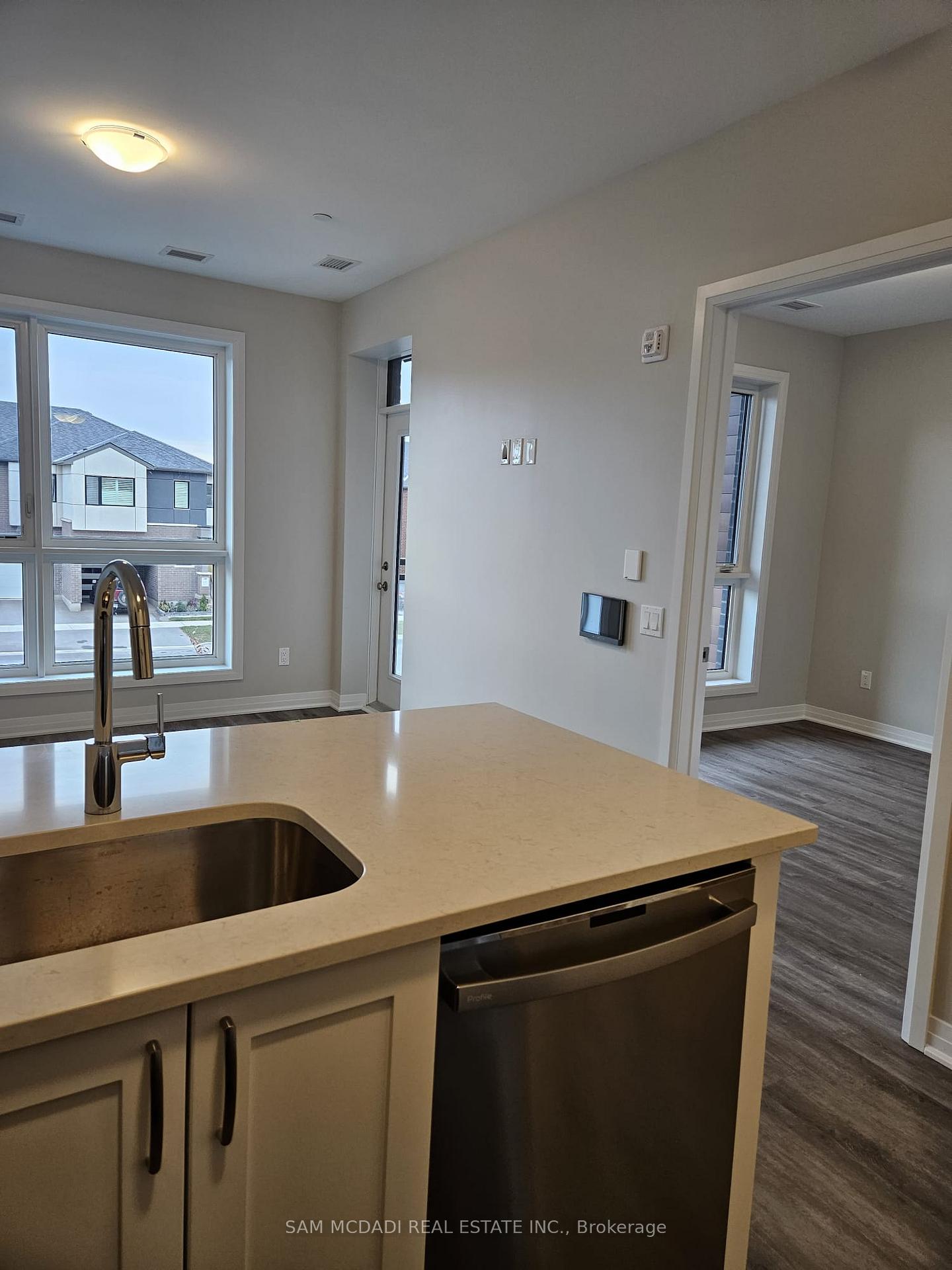 222 - 460 Gordon Krantz Avenue, Milton, ON L9E 1Z2