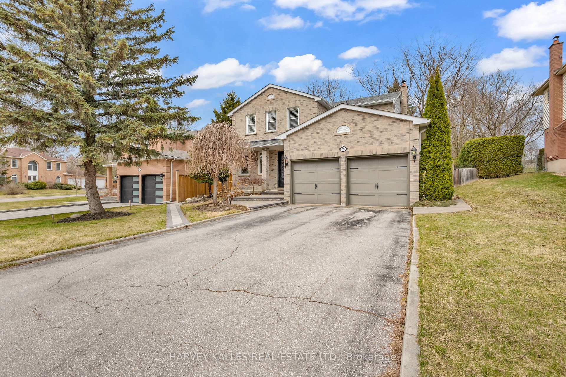 222 Kemano Road, Aurora, ON L4G 4Y9