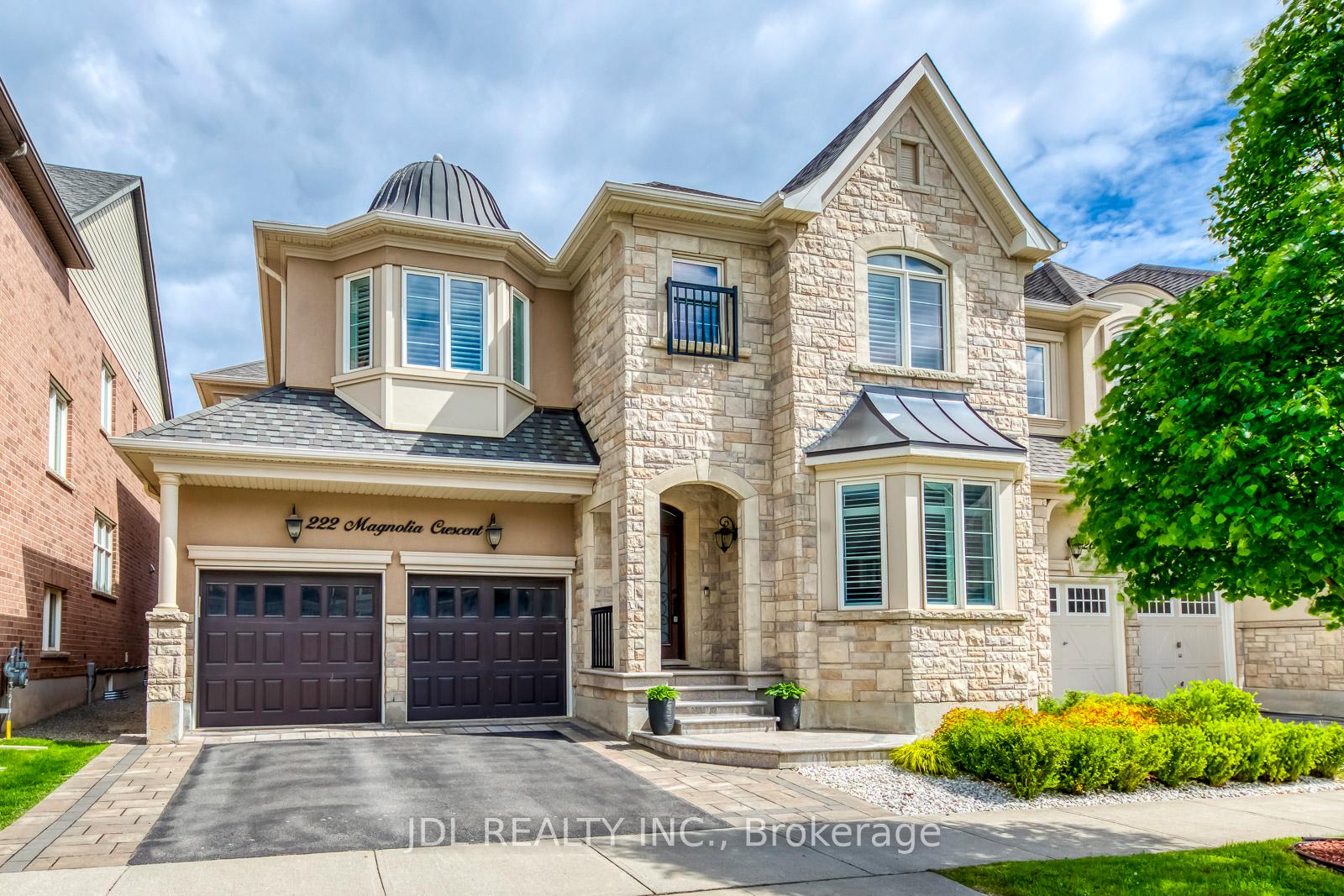 222 Magnolia Crescent, Oakville, ON L6M 0Z8