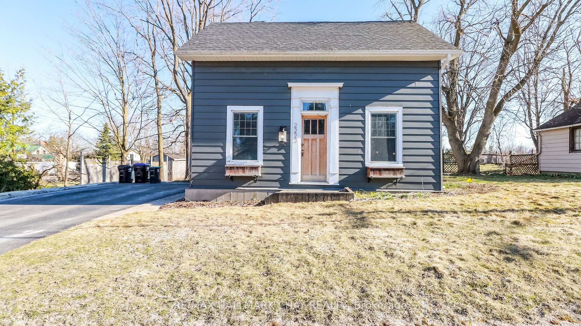 2223 Victoria Street, Innisfil, ON L9S 1J8