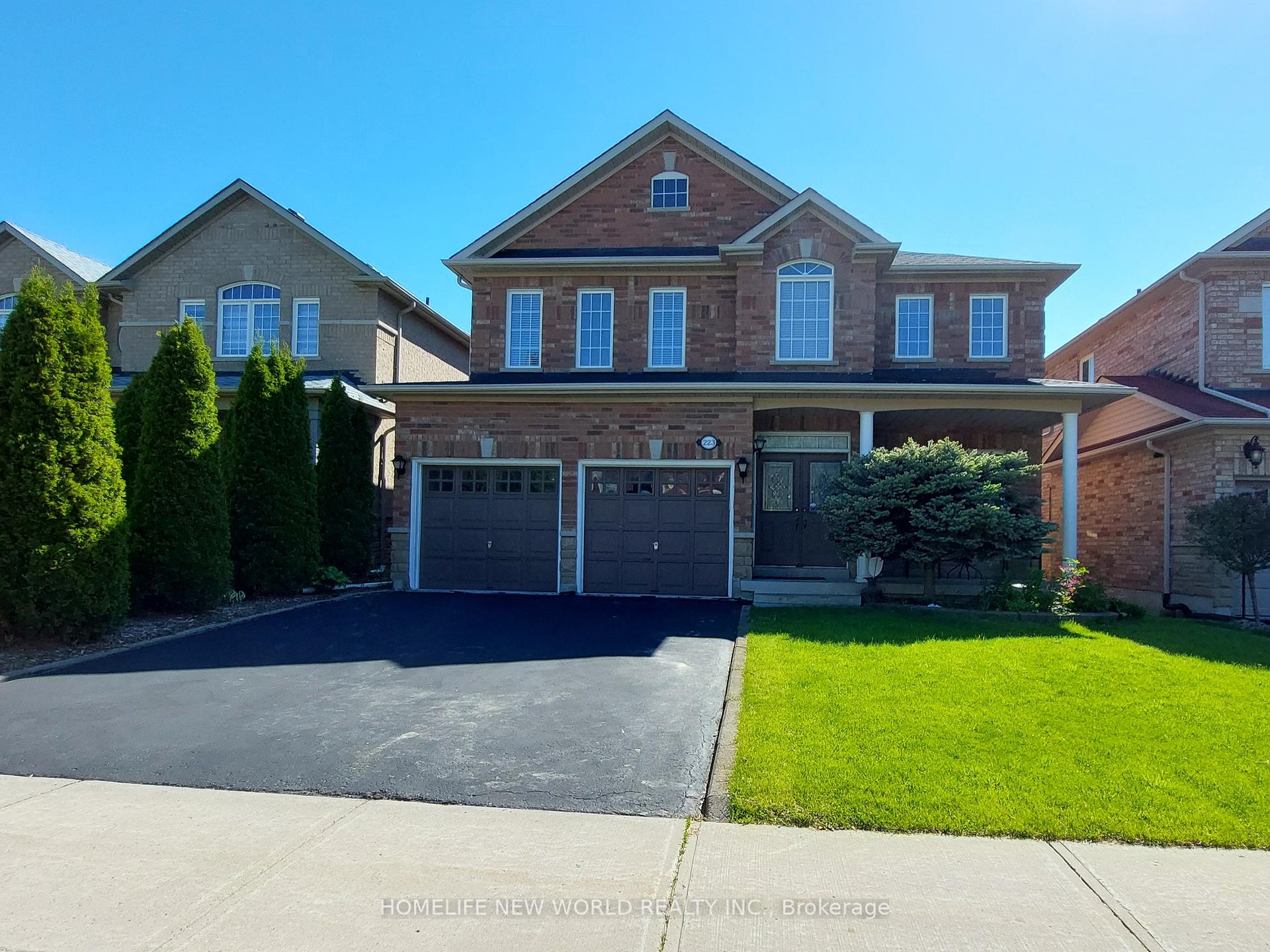 223 Bilbrough Street, Aurora, ON L4G 7X1