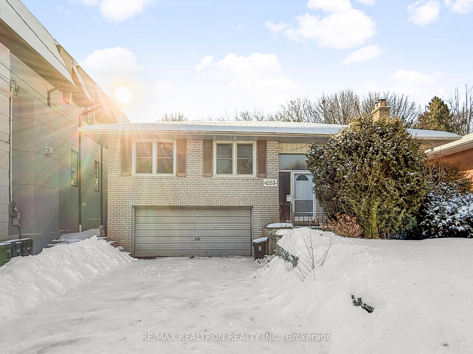 223 Northwood Drive, Toronto, ON M2M 2K5