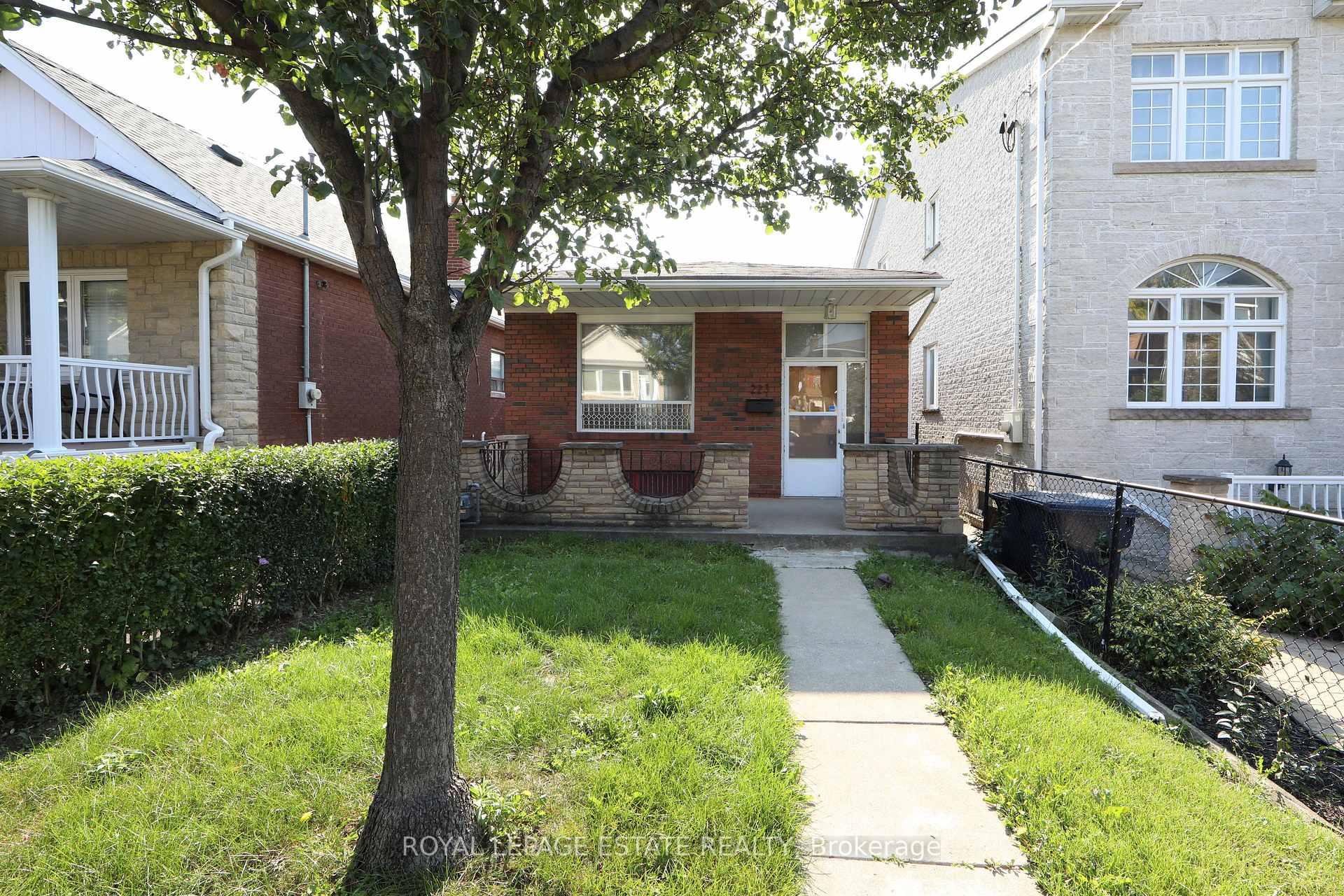223 Rosemount Avenue, Toronto, ON M6H 2N2