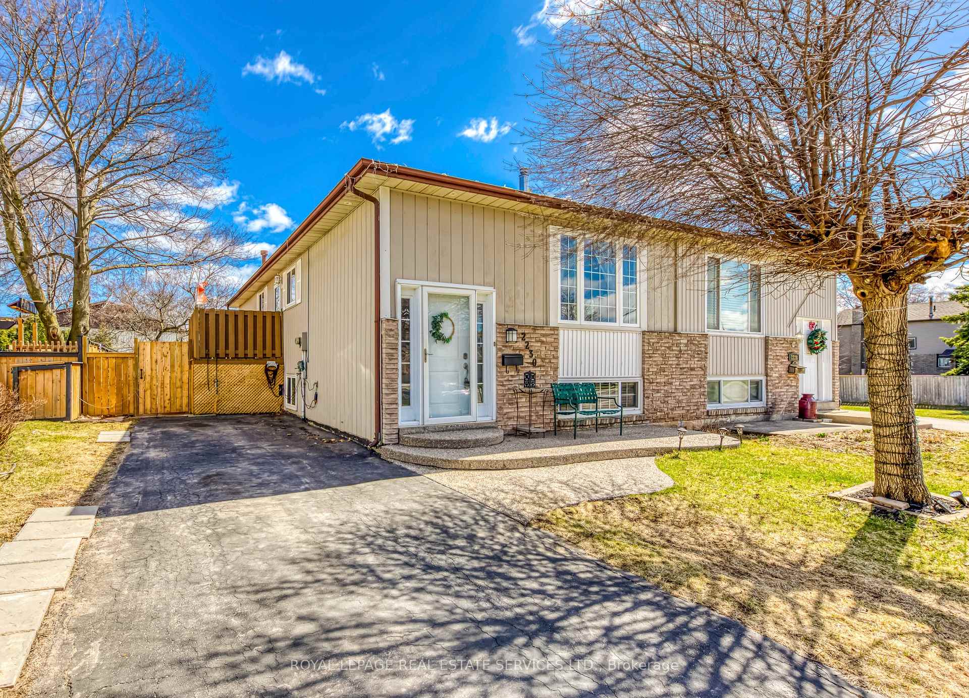 2230 Manchester Drive, Burlington, ON L7P 3W2