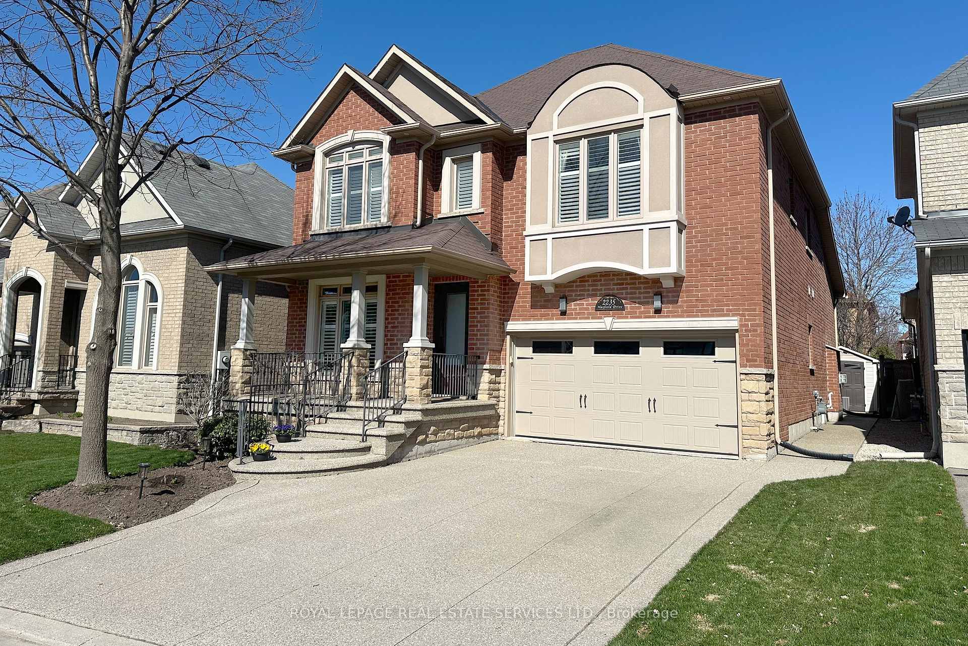 2235 Hatfield Drive, Oakville, ON L6M 4W4