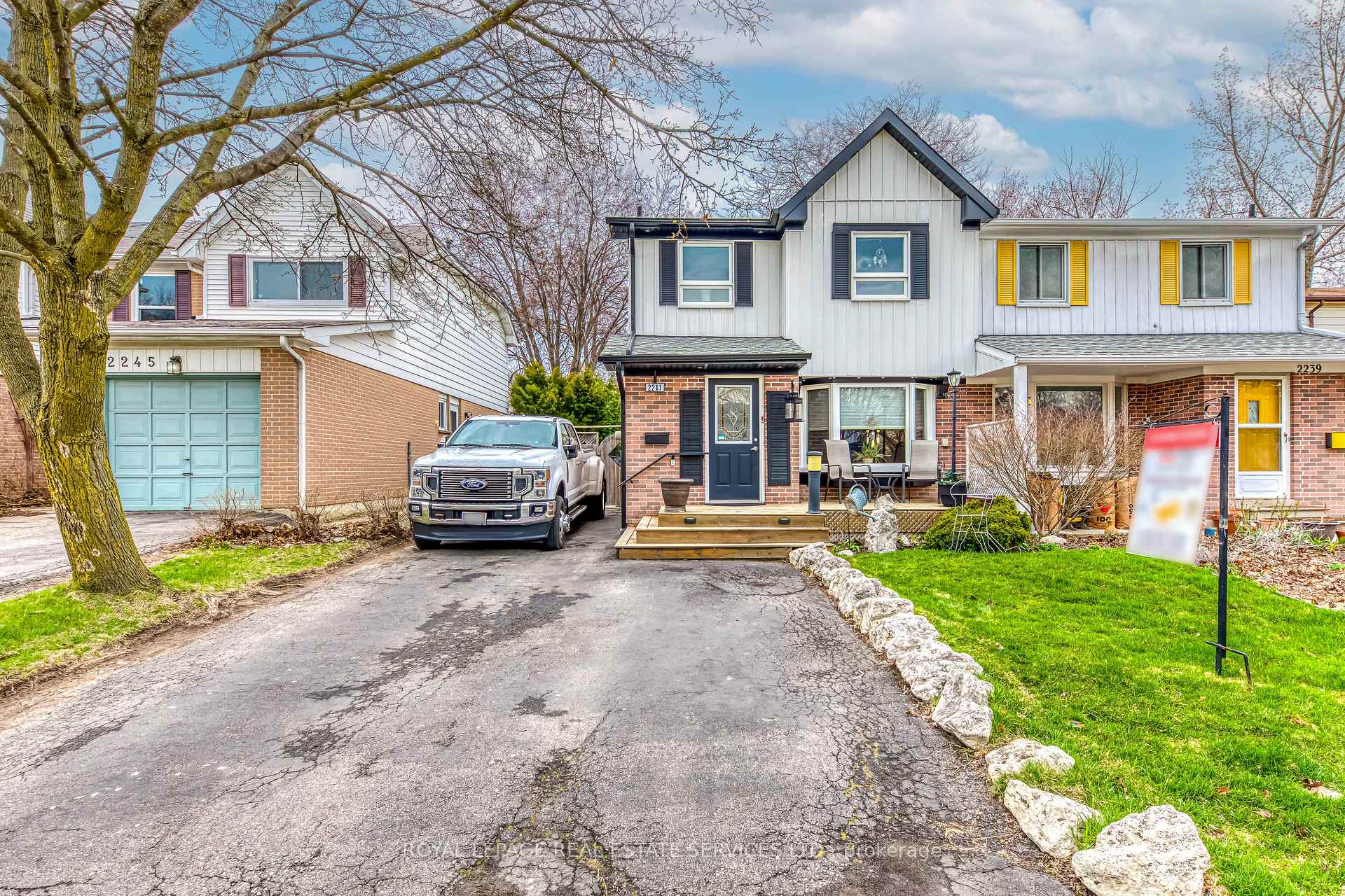 2241 Blue Beech Crescent, Mississauga, ON L5L 1C2
