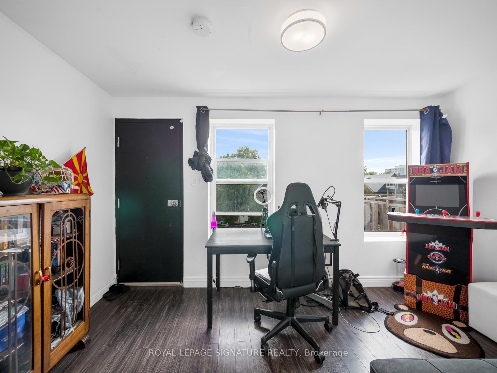 3rd Lvl - 2243 Dundas Street W, Toronto, ON M6R 1X6