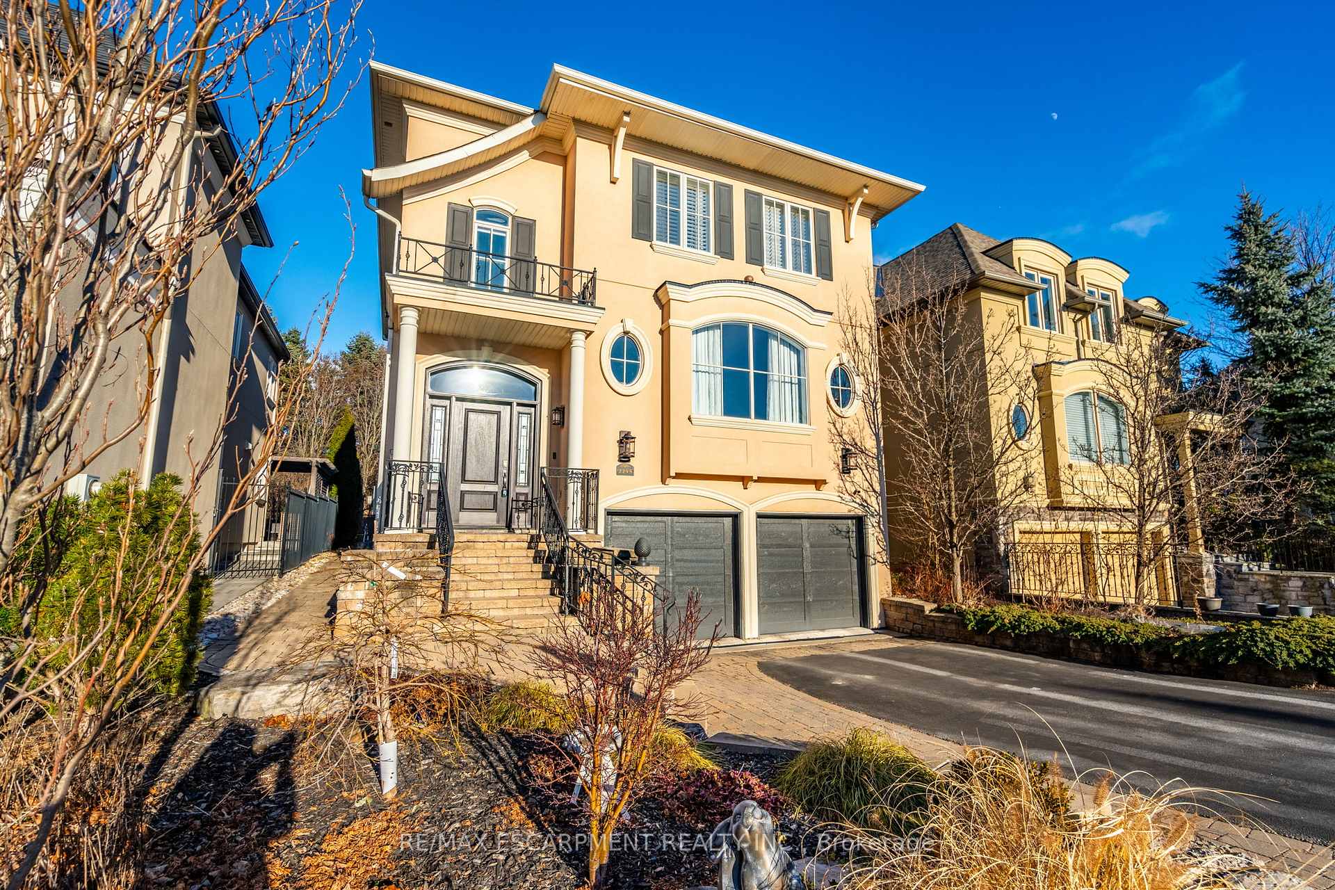 2245 HAMPSTEAD Road, Oakville, ON L6H 6Y9
