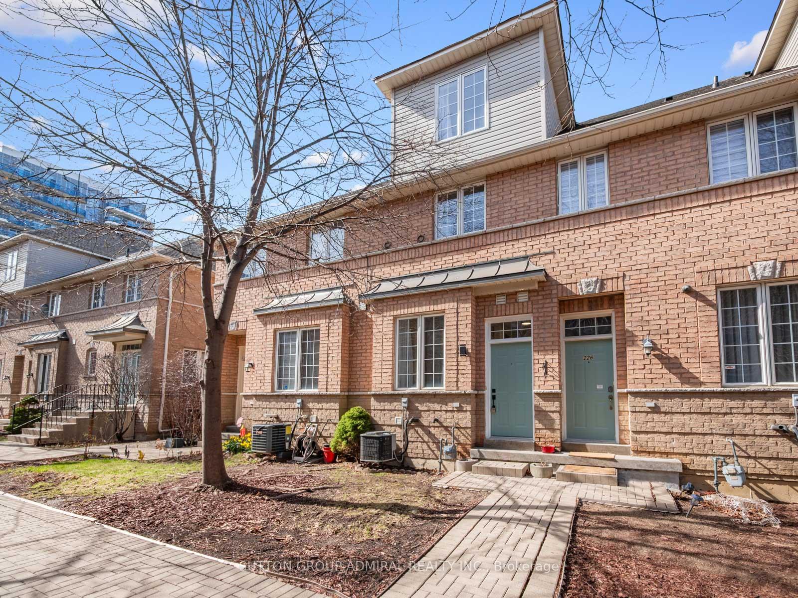 225 - 23 Observatory Lane, Richmond Hill, ON L4C 0M7
