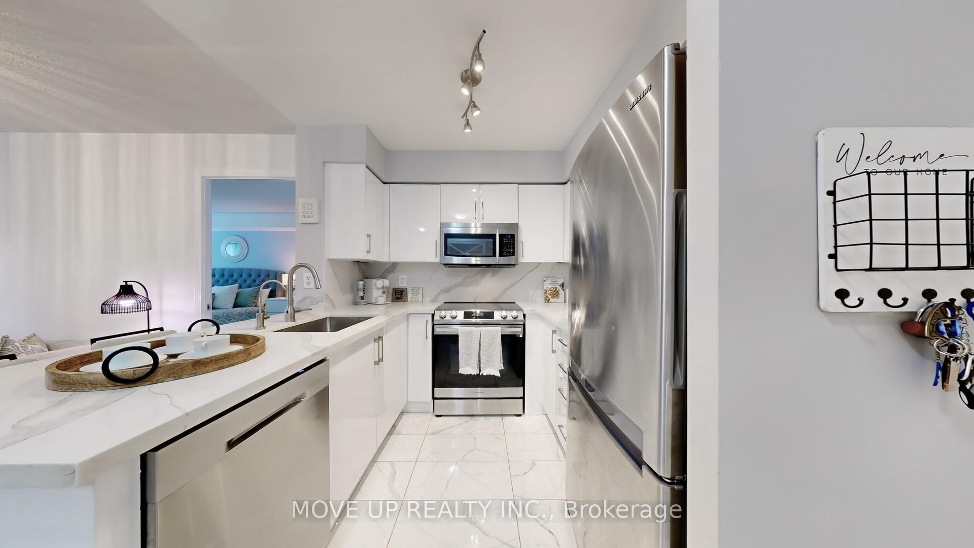 225 - 3 Ellesmere Street, Richmond Hill, ON L4B 4N2