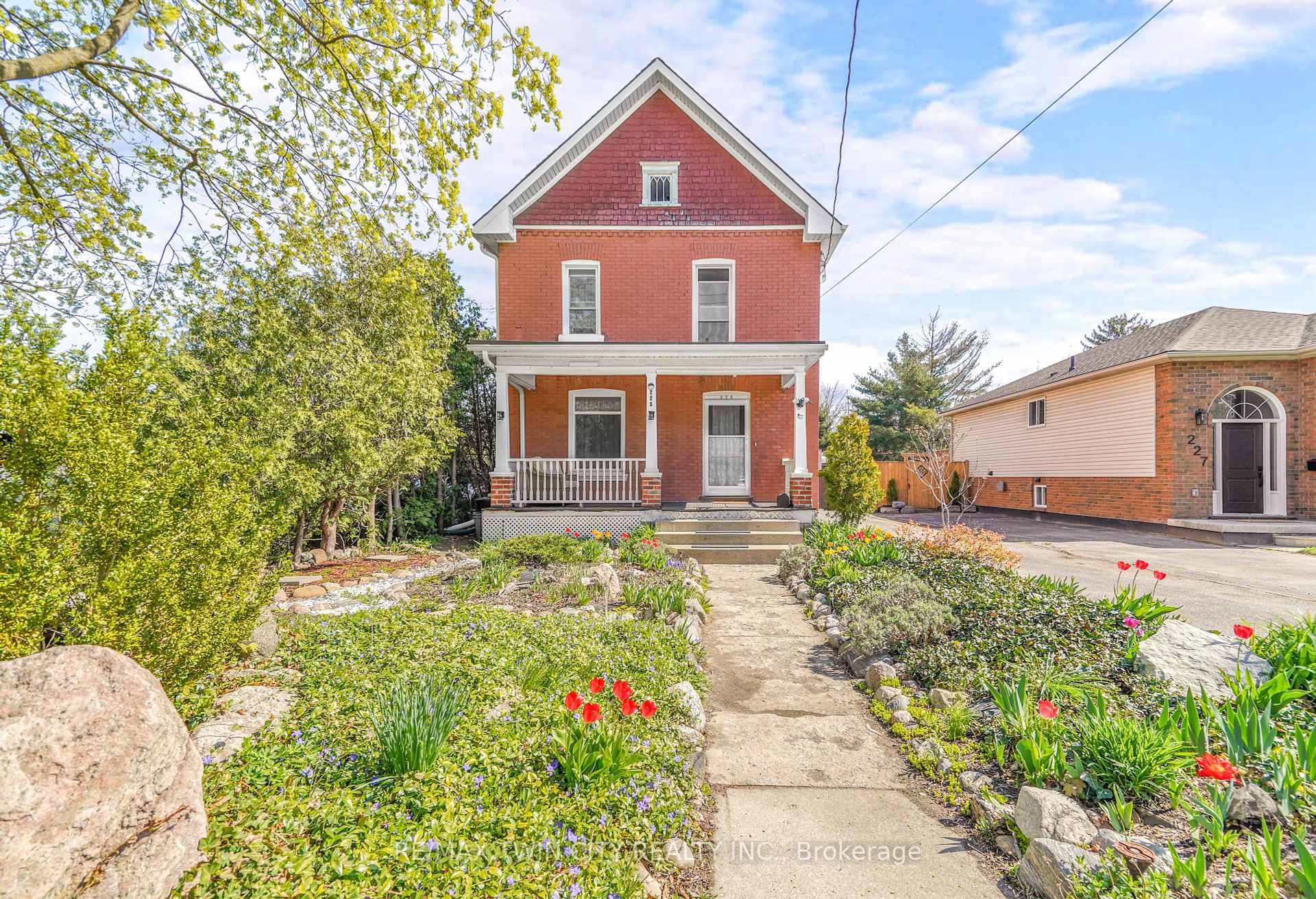 225 Charing Cross Street, Brantford, ON N3R 2J7