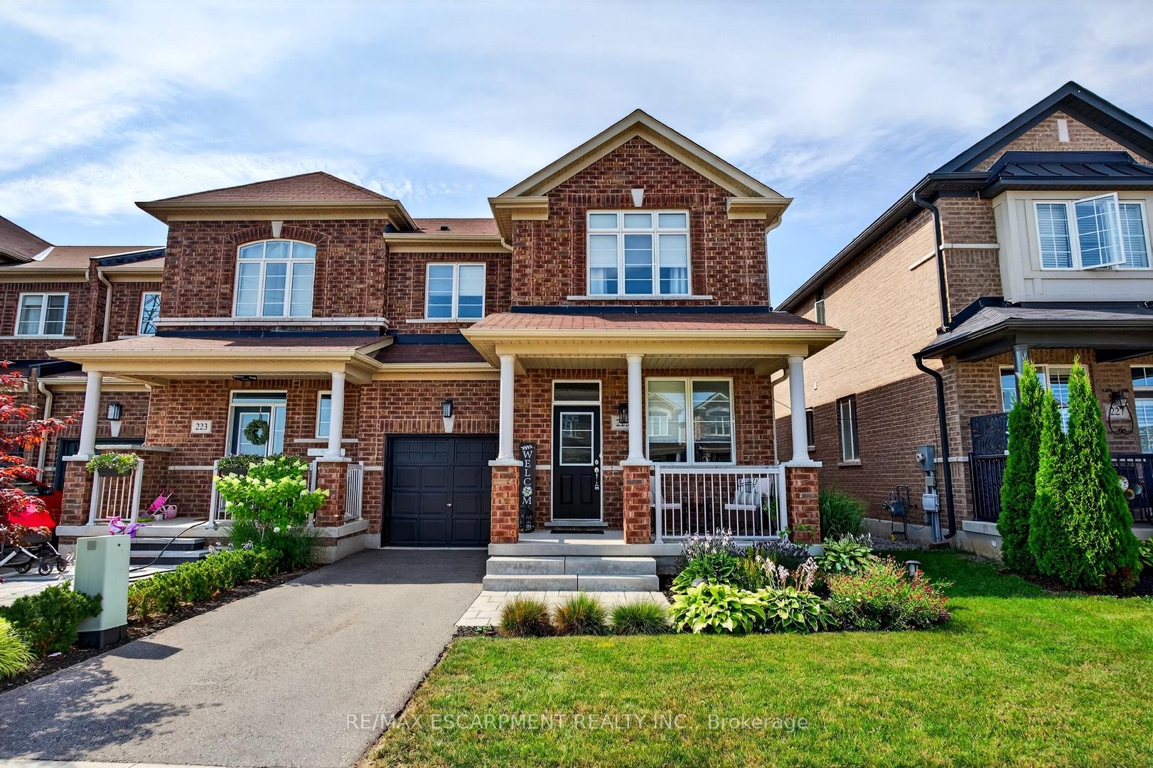225 Skinner Road, Hamilton, ON L8B 1X2