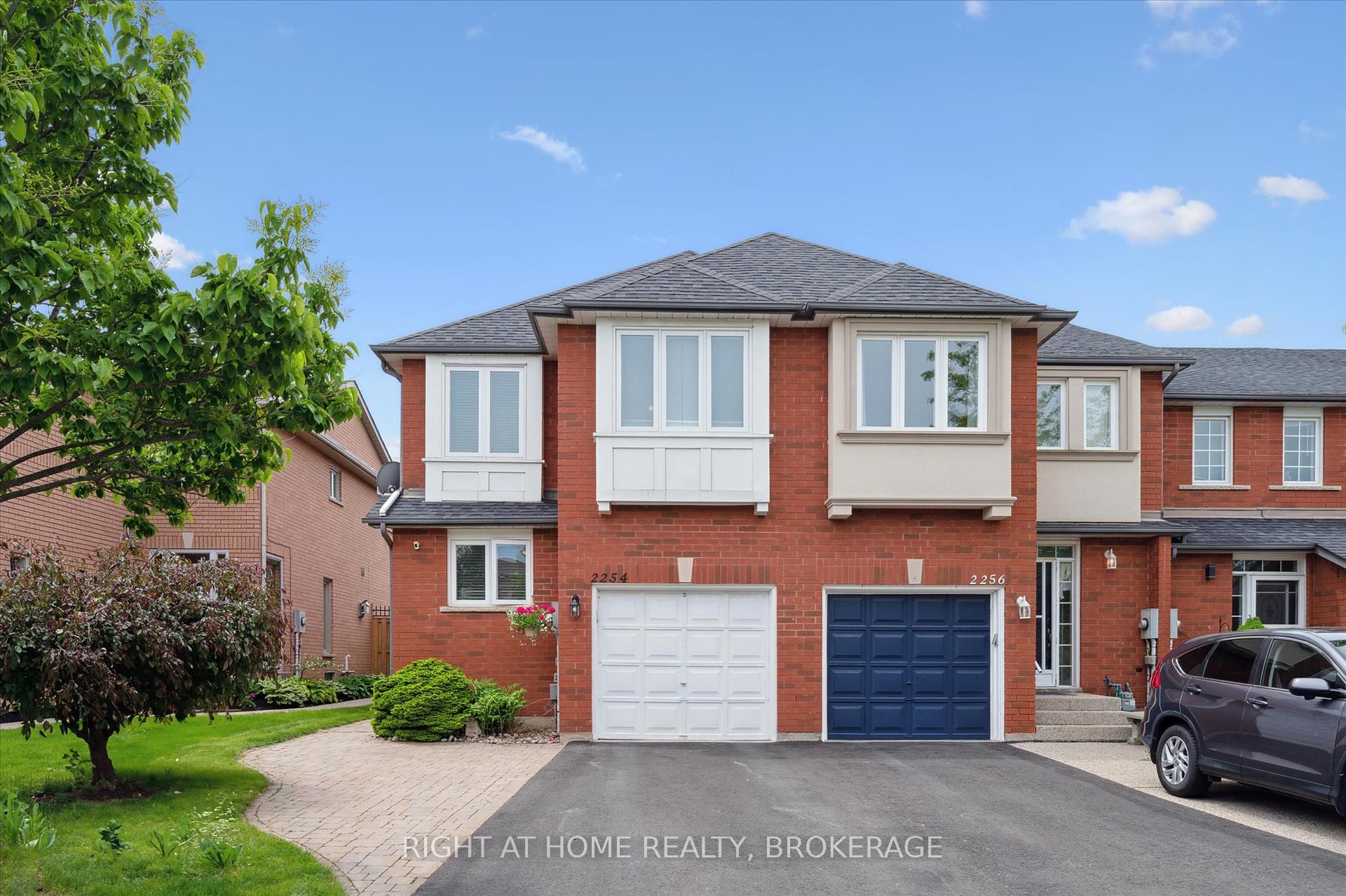 2254 Dale Ridge Drive, Oakville, ON L6M 3L5