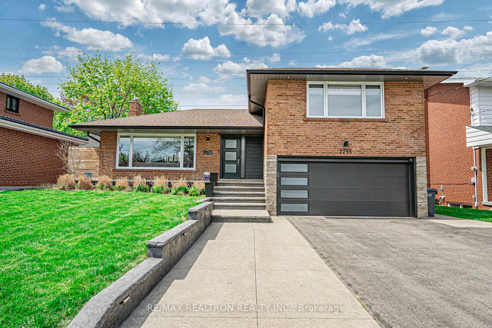 2255 Denise Road, Mississauga, ON L4X 1J2