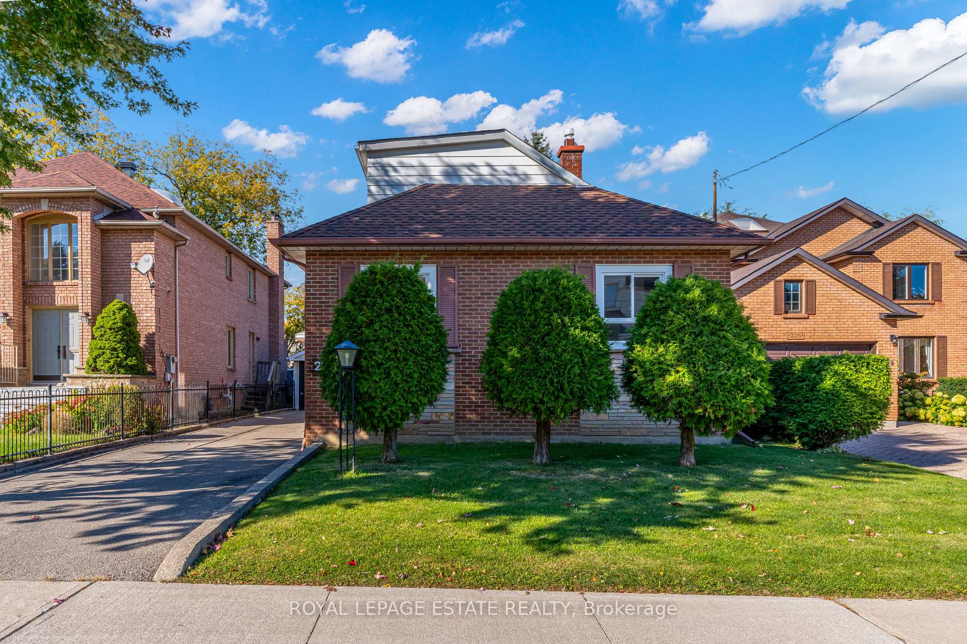 226 Olive Avenue, Toronto, ON M2N 4P6
