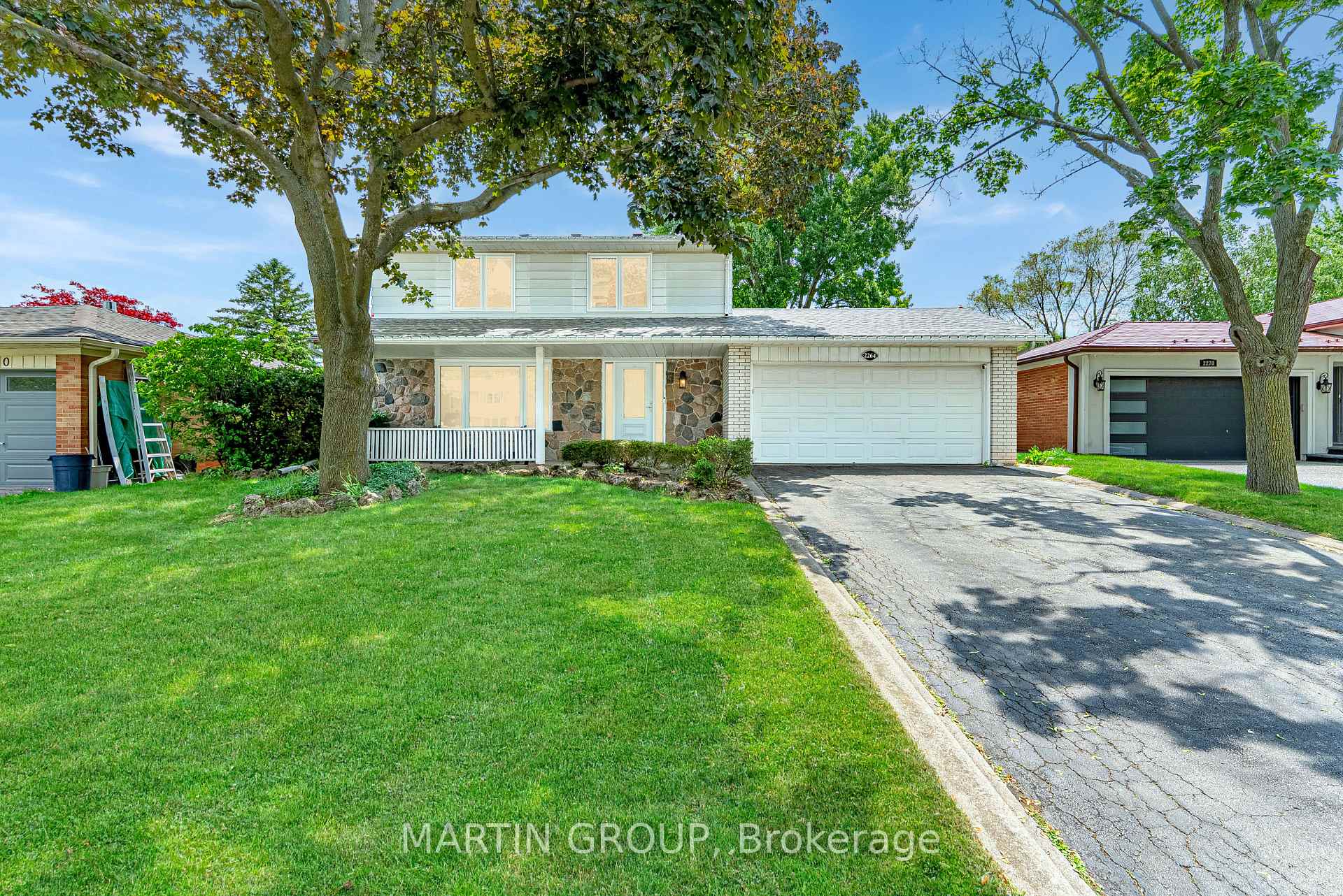2264 Yolanda Drive, Oakville, ON L6L 2H8