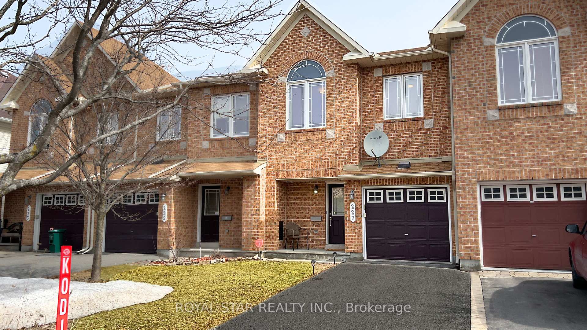 227 Hunterbrook Street, Kanata, ON K2K 0E6