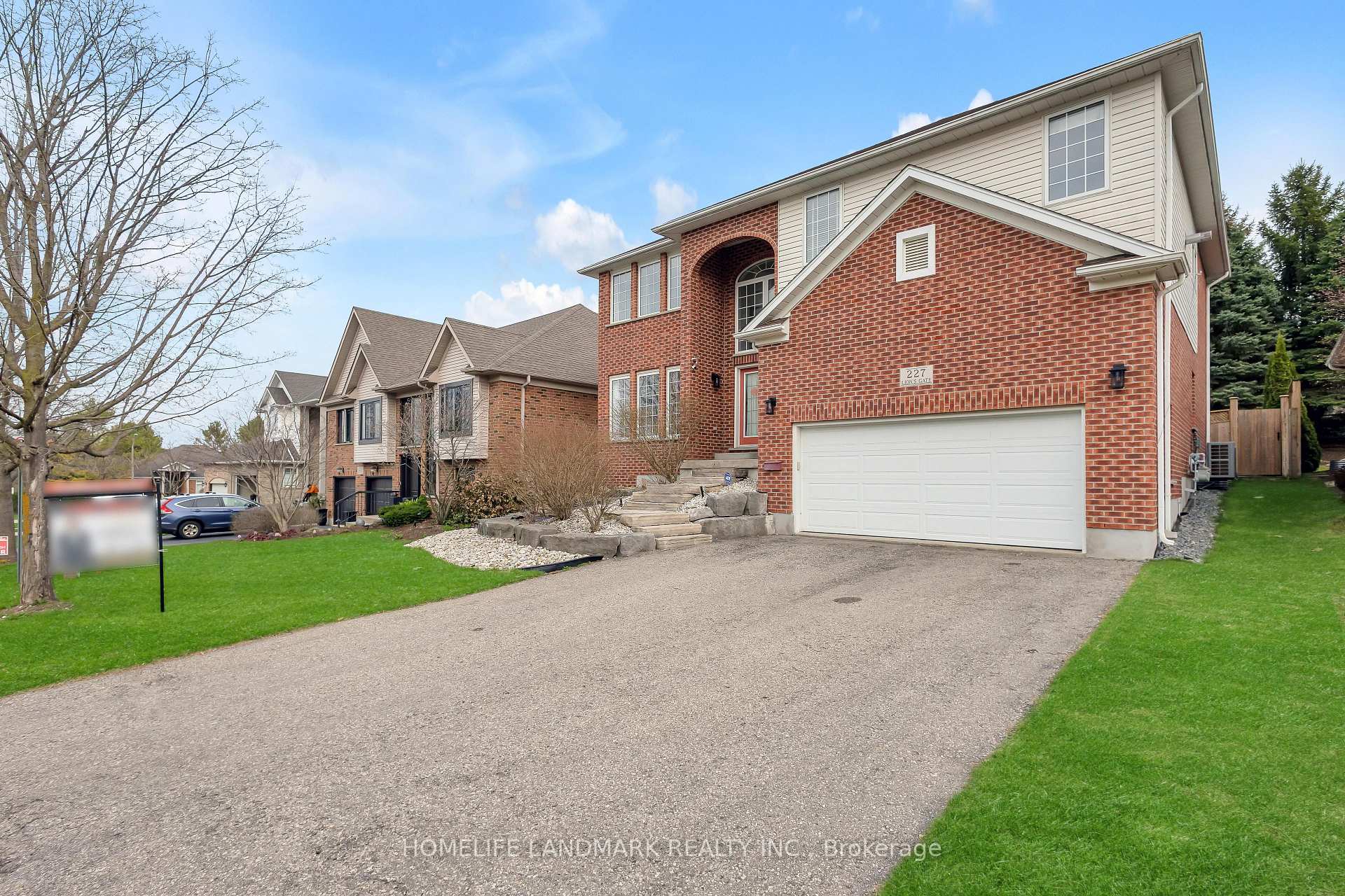 227 The Lions Gate, Waterloo, ON N2L 6M6