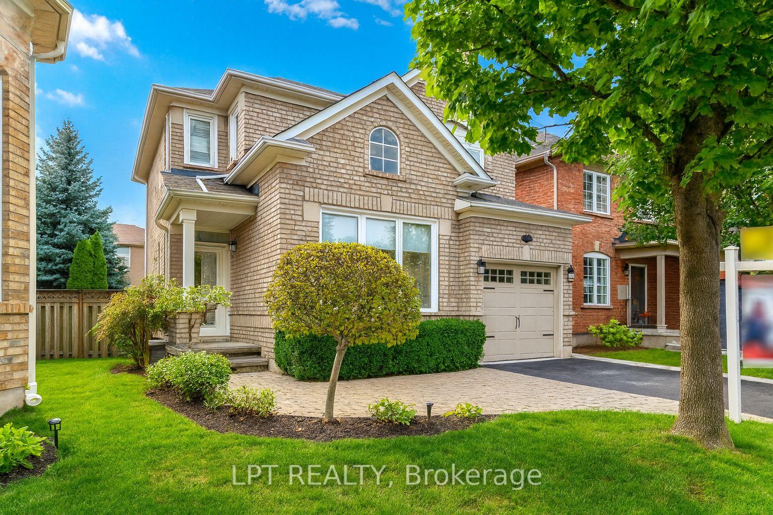 2270 Dunforest Crescent, Oakville, ON L6M 4X3