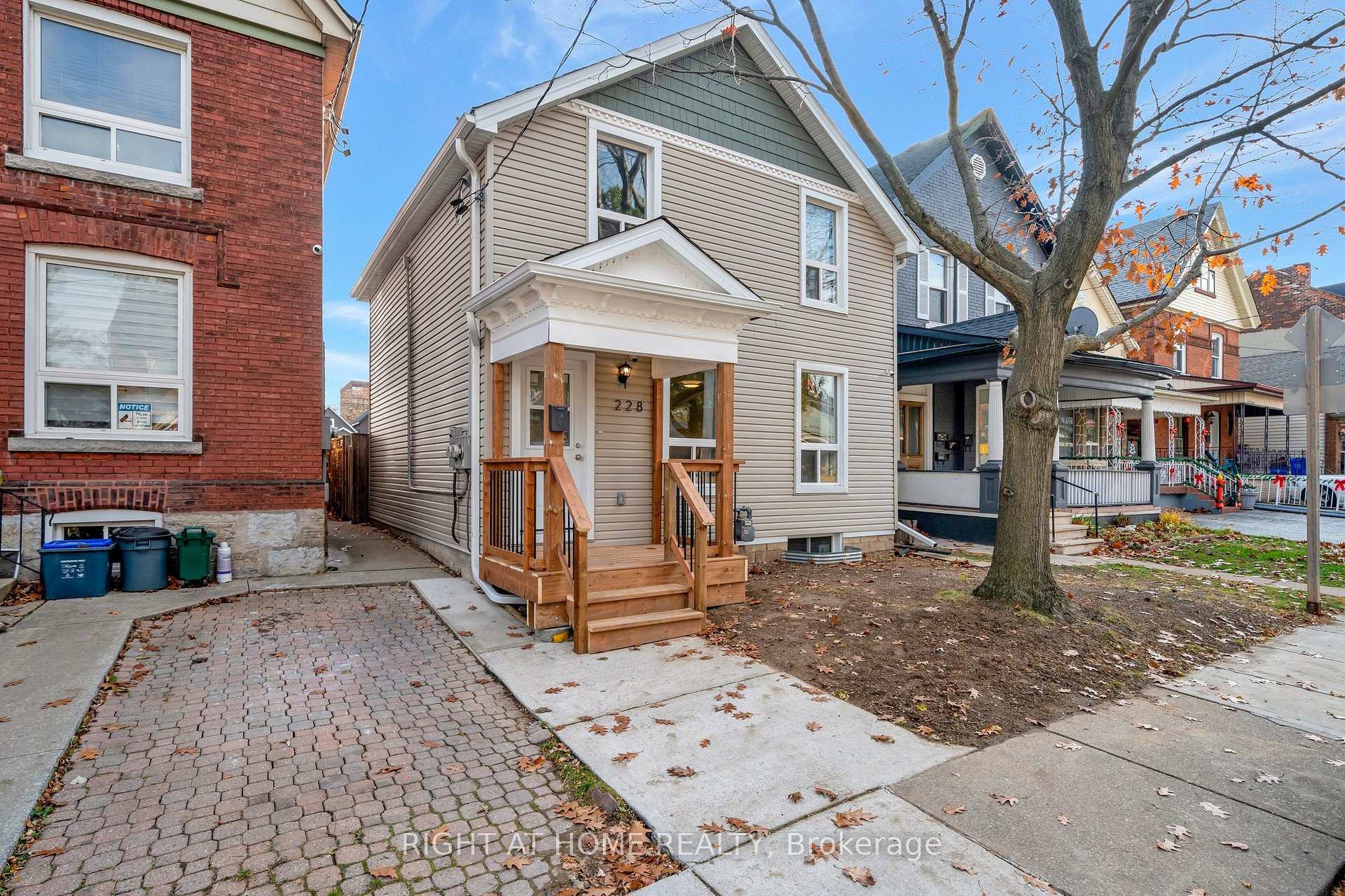 Main - 228 Mary Street, Hamilton, ON L8L 4W1