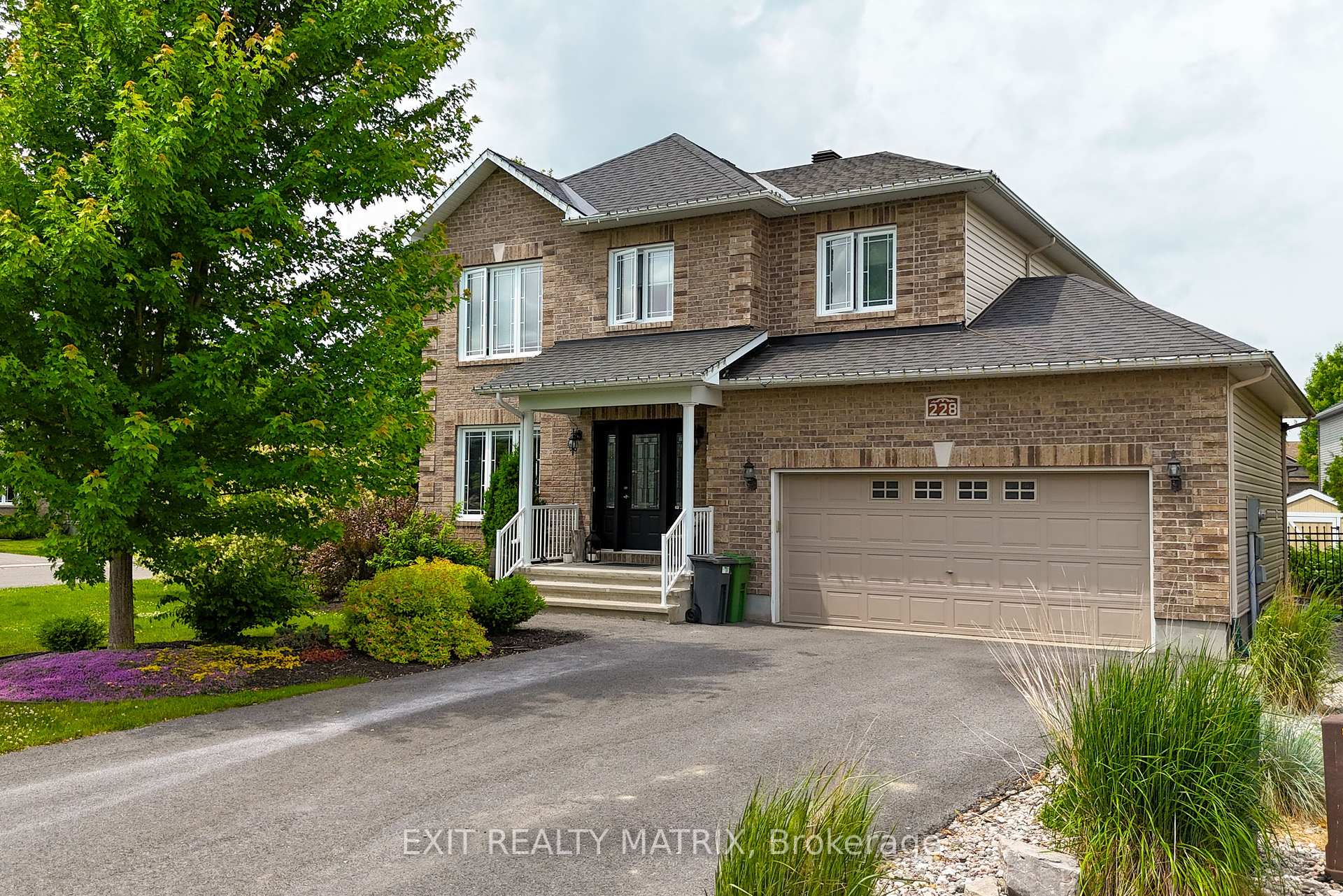 Russell Real Estate MLS® Listings & Houses For Sale