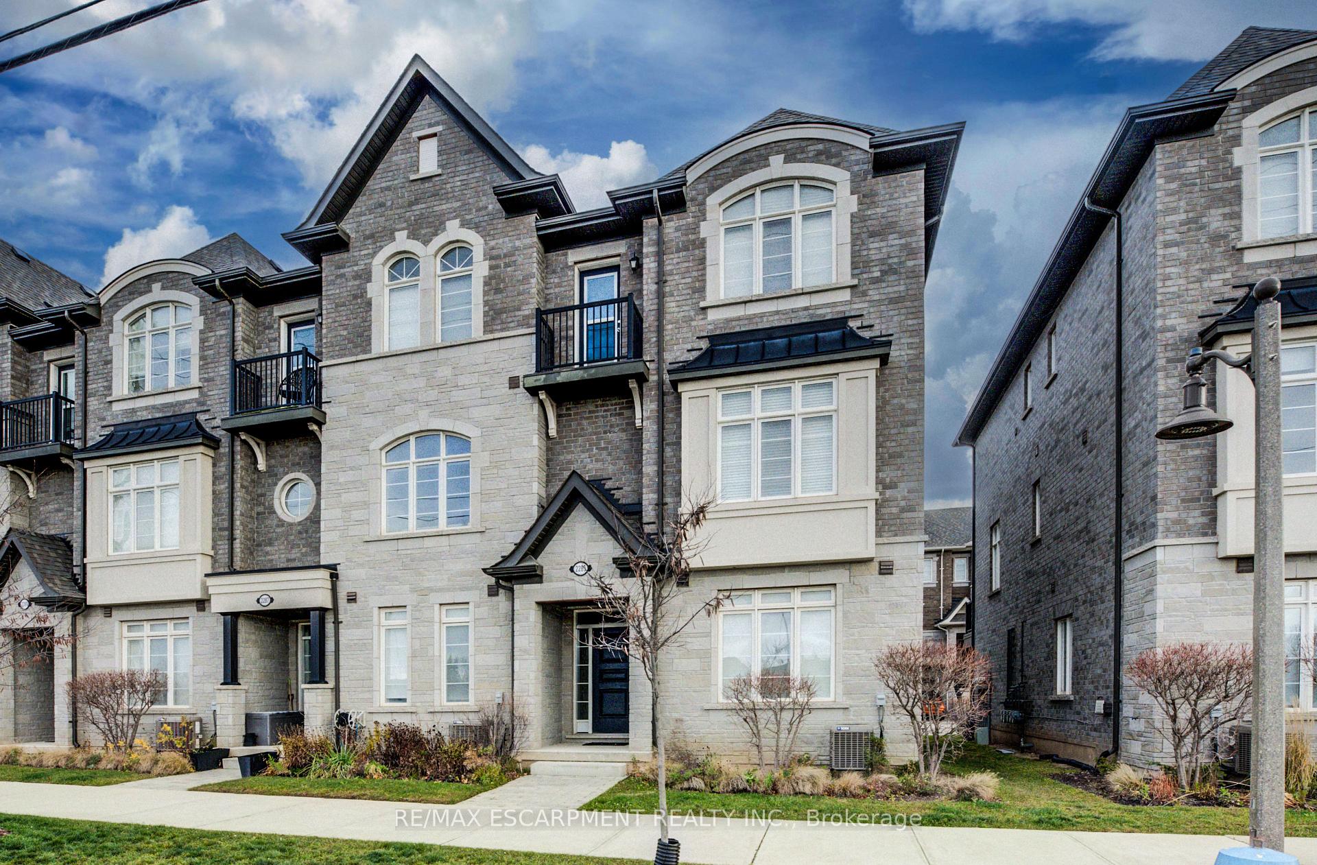 2285 Khalsa Gate, Oakville, ON L6M 1P4