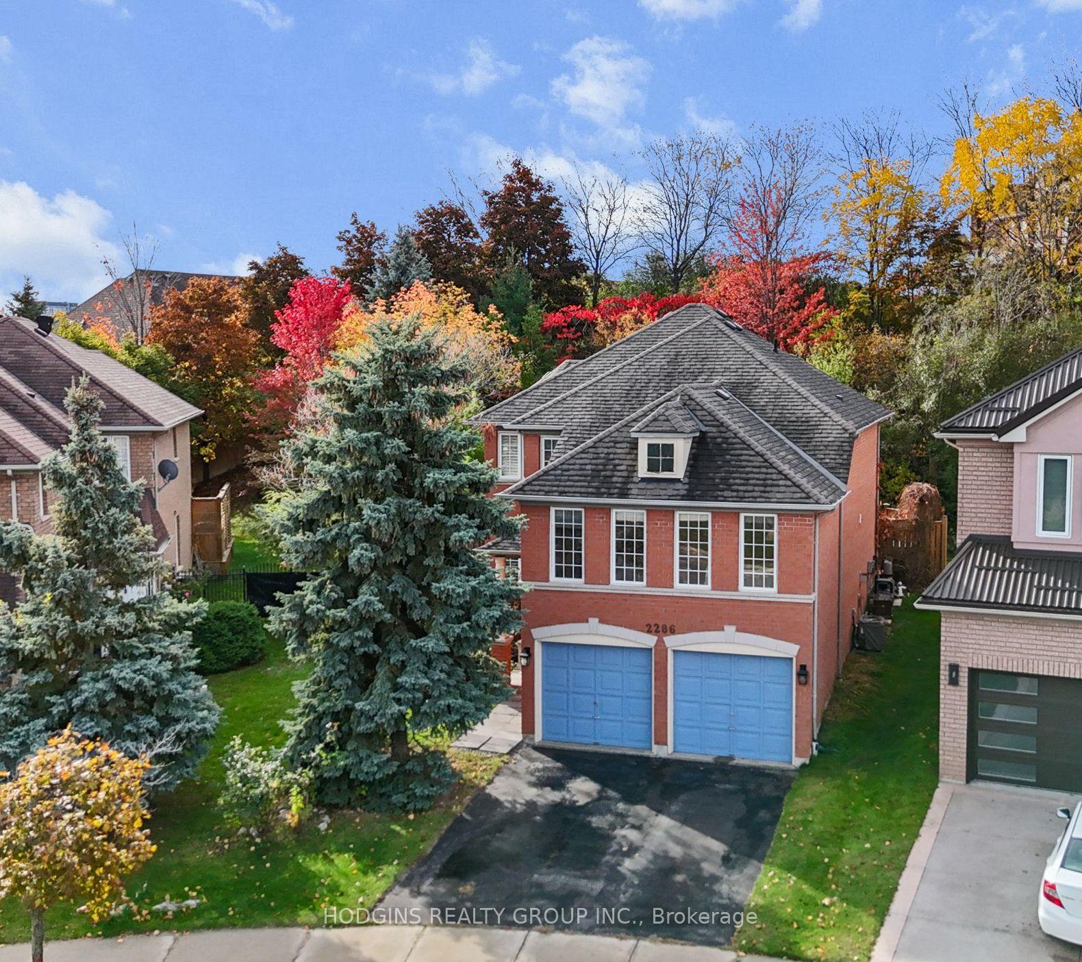 2286 Yorktown Circle, Mississauga, ON L5M 5Y1