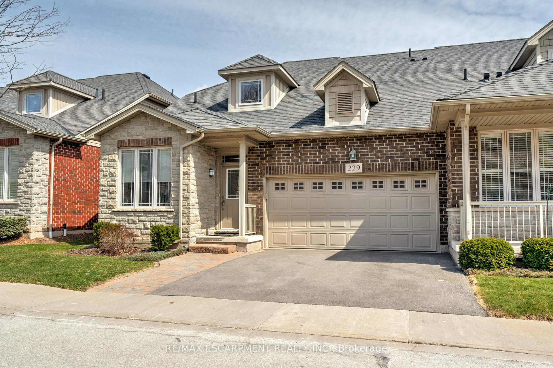 229 - 2120 Itabashi Way, Burlington, ON L7M 0V3