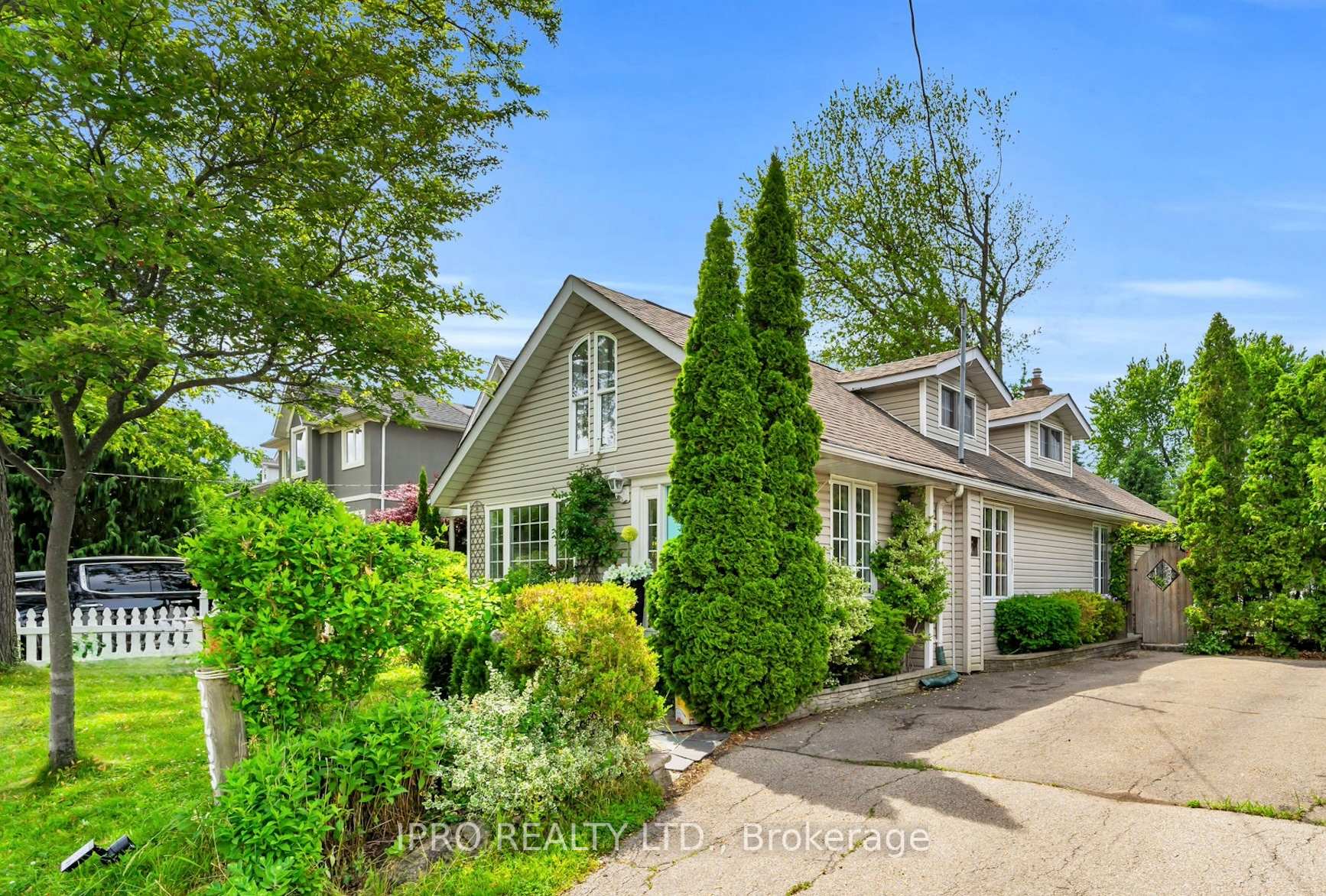 2295 Belyea Street, Oakville, ON L6L 1N7