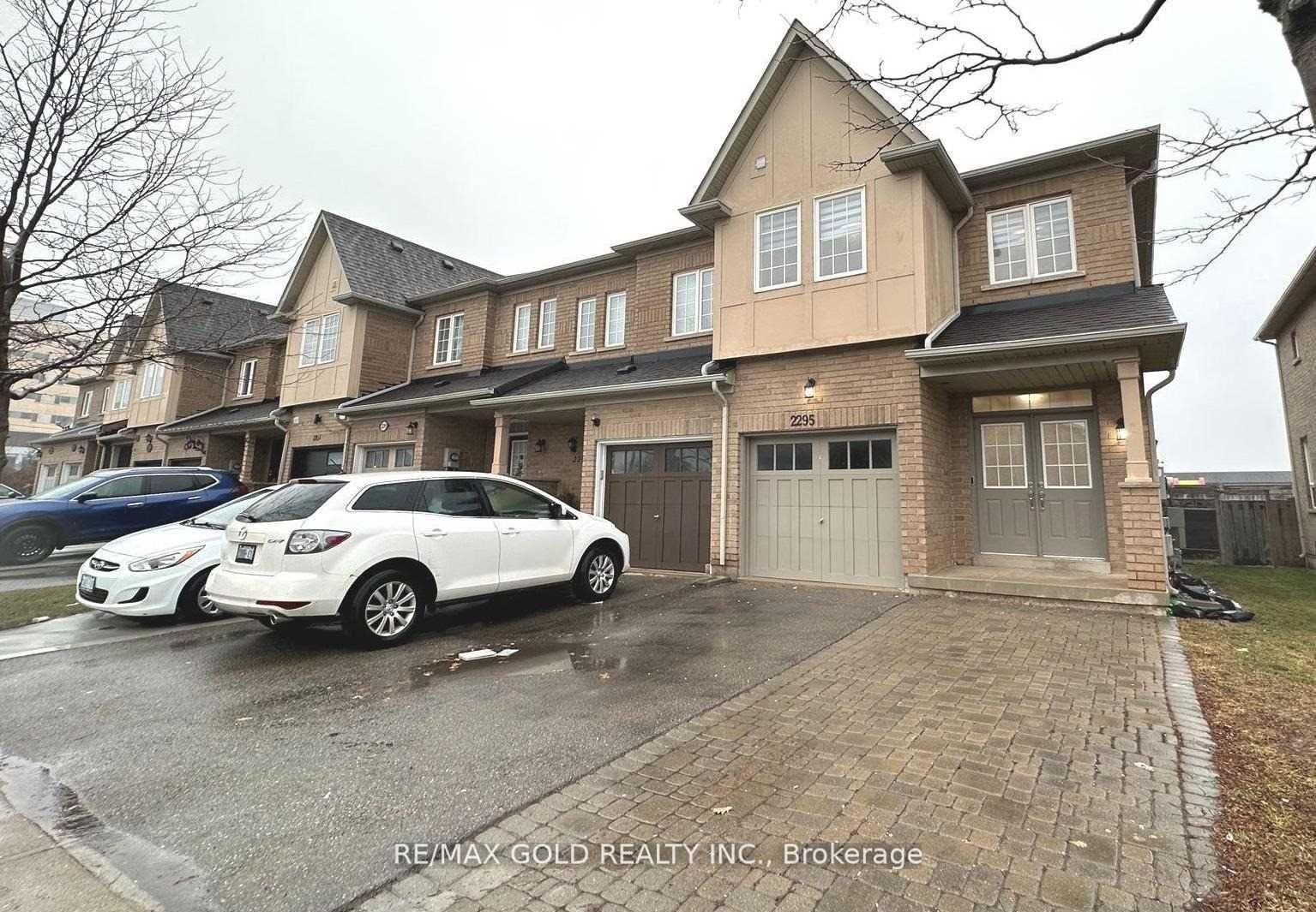 2295 Stone Glen Crescent, Oakville, ON L6M 0C8