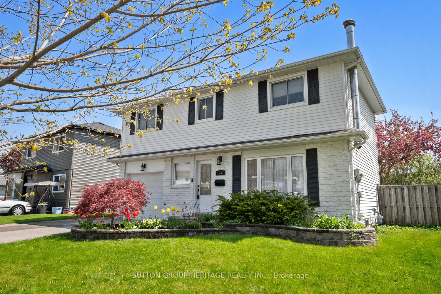 Ajax Real Estate MLS® Listings & Houses For Sale