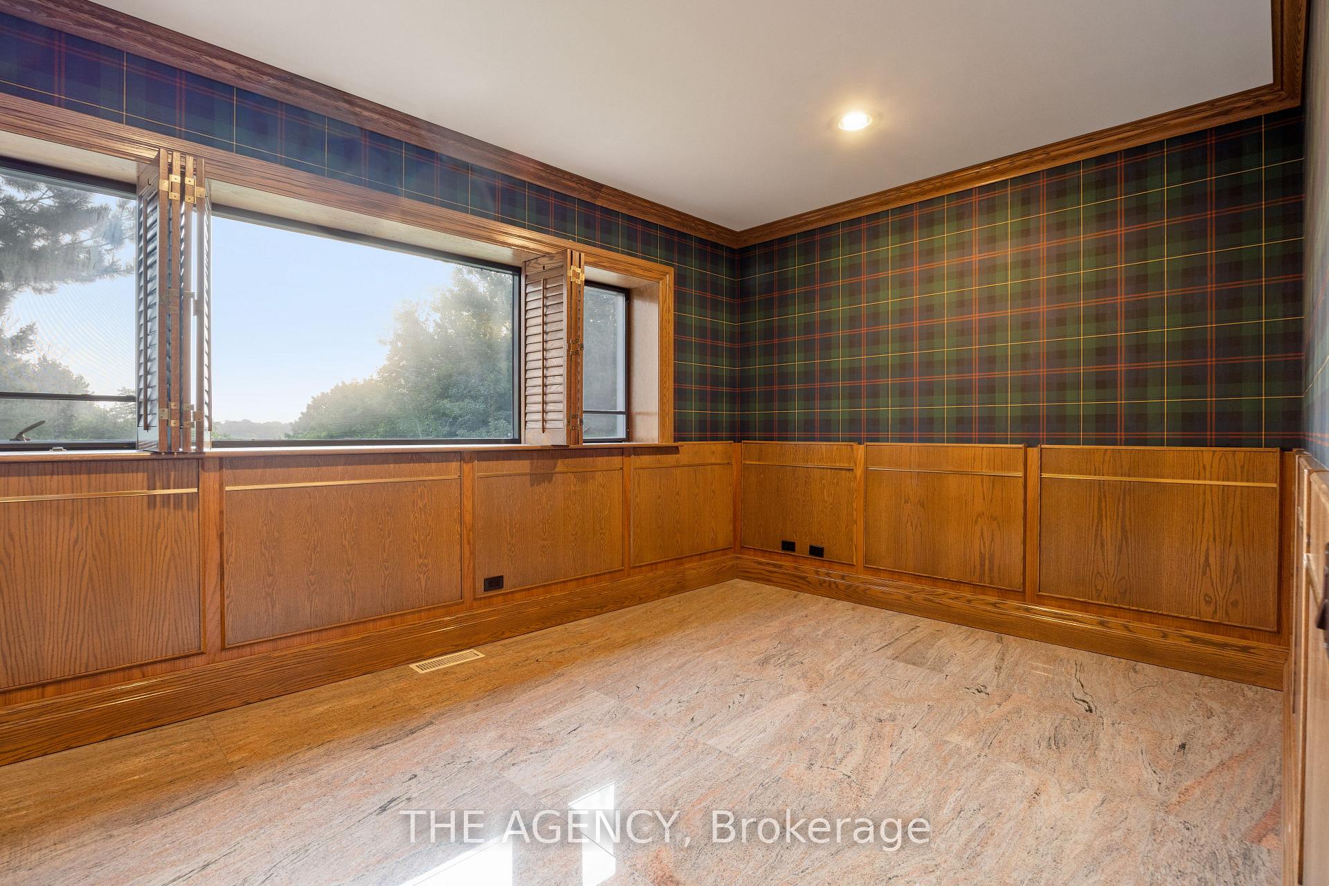 23 Bayview Ridge, Toronto, ON M2L 1E3