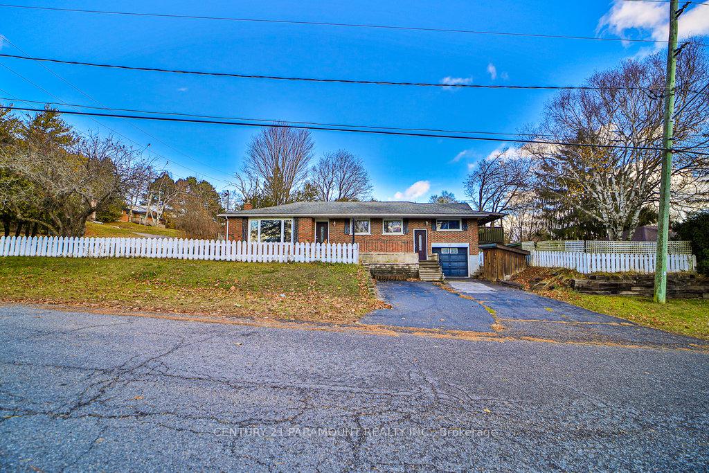 23 Hope Street W, Brighton, ON K0K 1H0