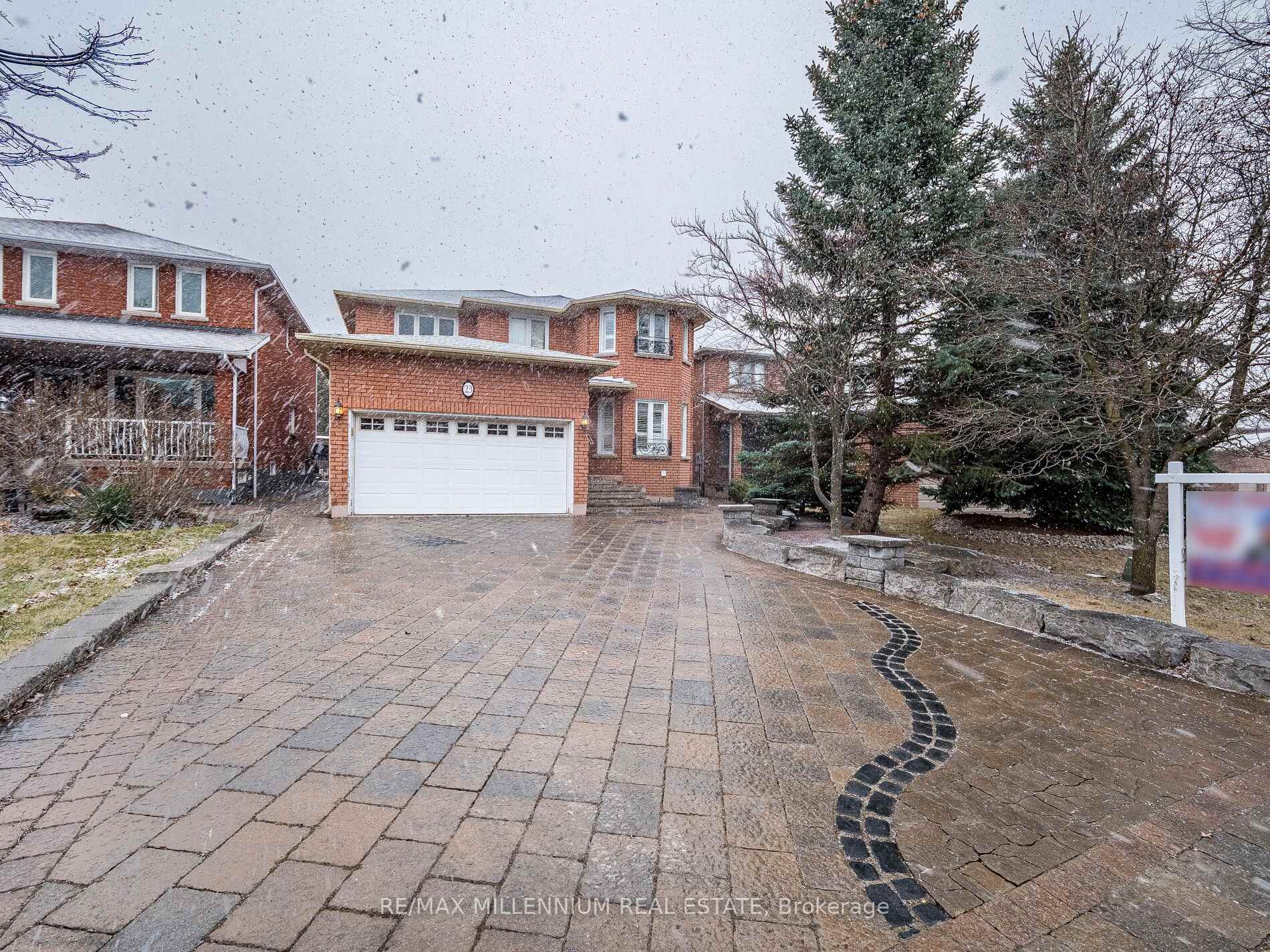 23 Iona Crescent, Vaughan, ON L4H 1C4