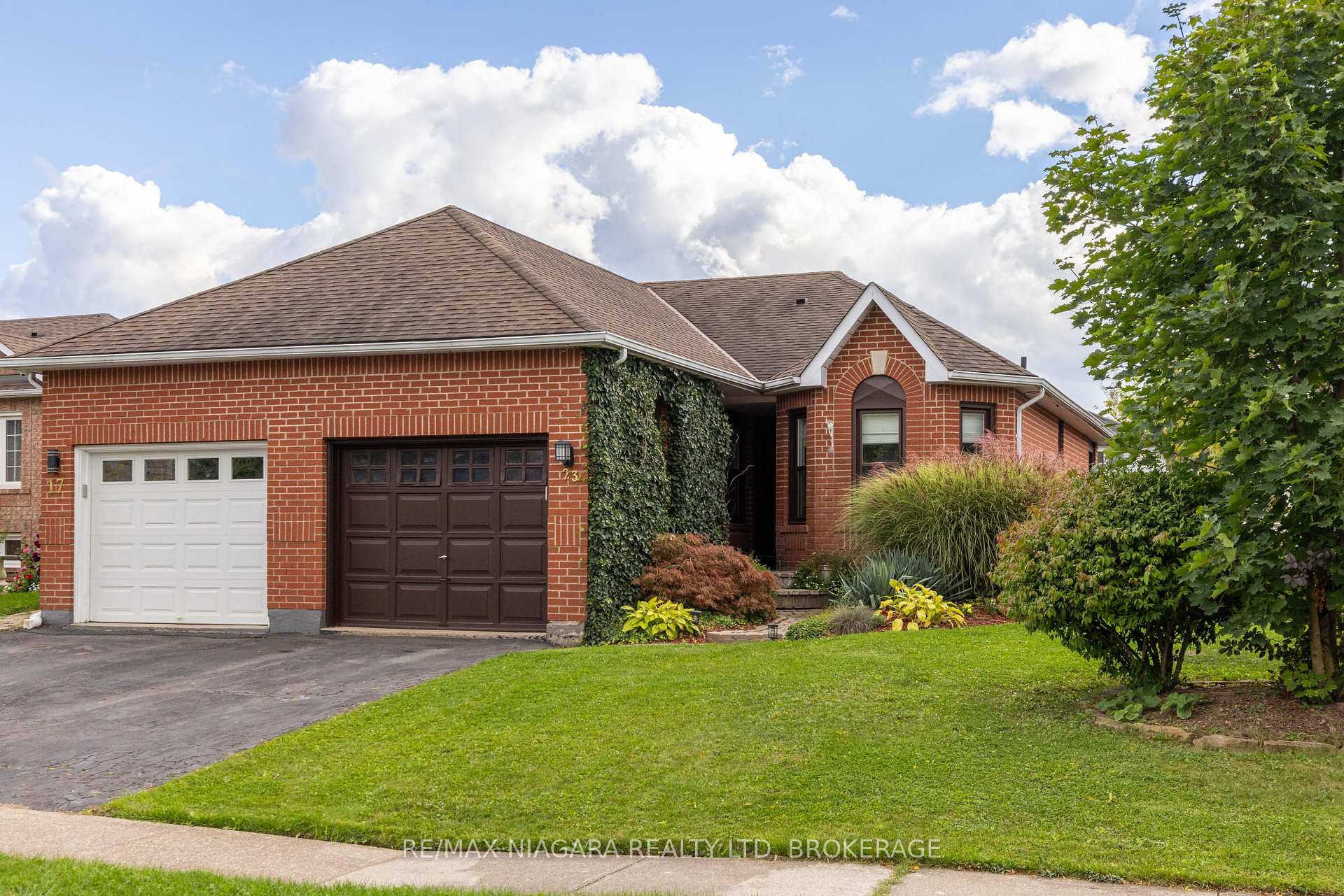 23 Jackson Court W, Welland, ON L3C 7G2