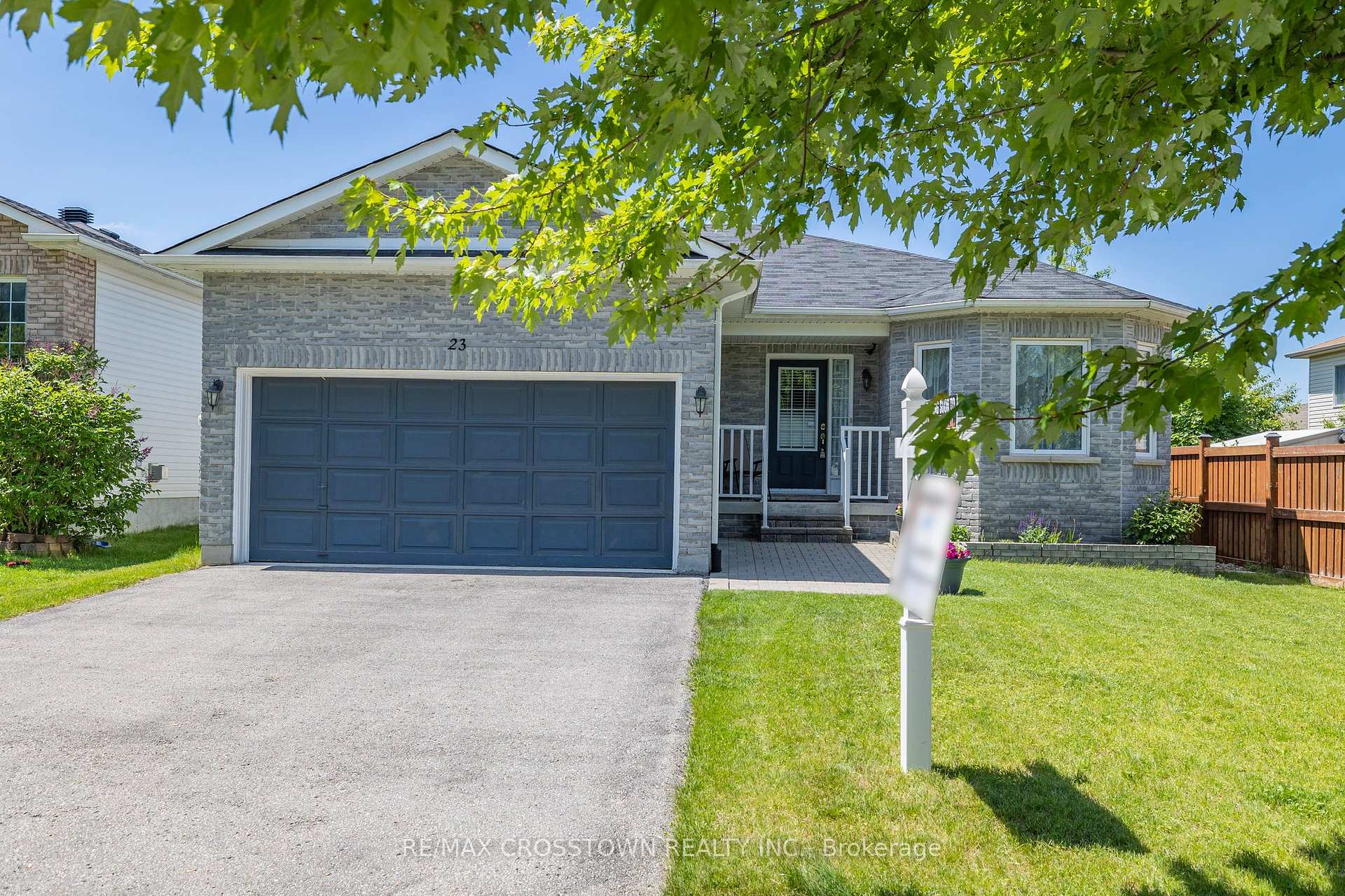 23 Stonemount Crescent, Essa, ON L0M 1B4