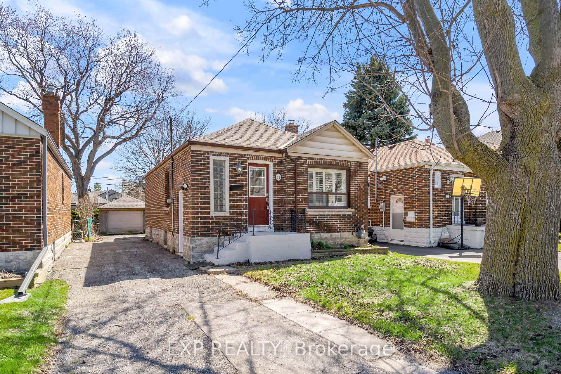 23 Struthers Street, Toronto, ON M8V 1Y2
