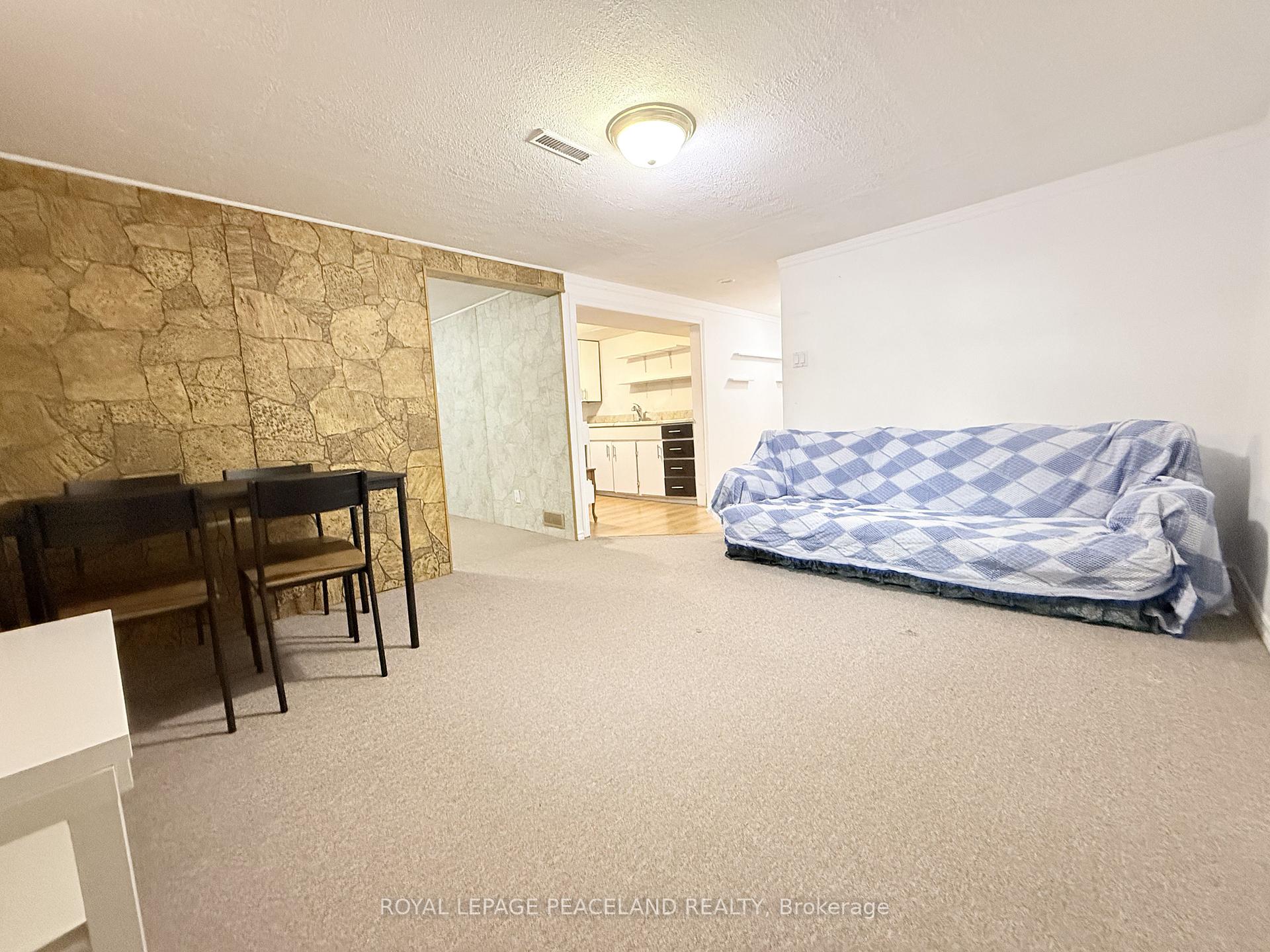 230 axminster Drive, Richmond Hill, ON L4C 2W1