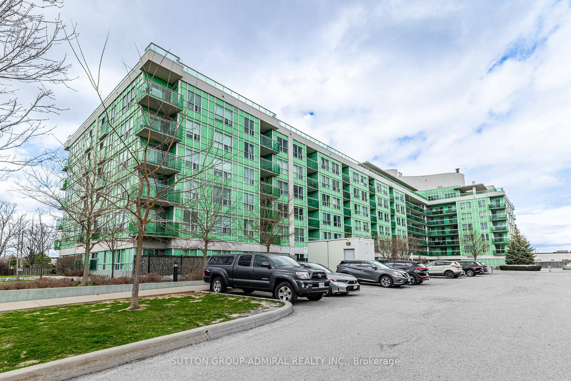 231 - 60 Fairfax Crescent, Toronto, ON M1L 0E1
