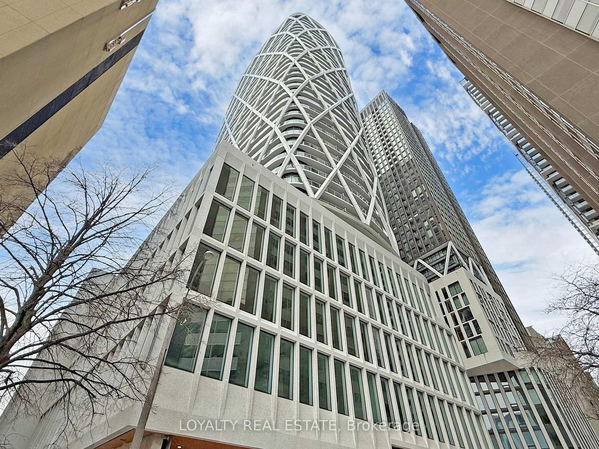 2312 - 230 Simcoe Street, Toronto, ON M5T 1T4