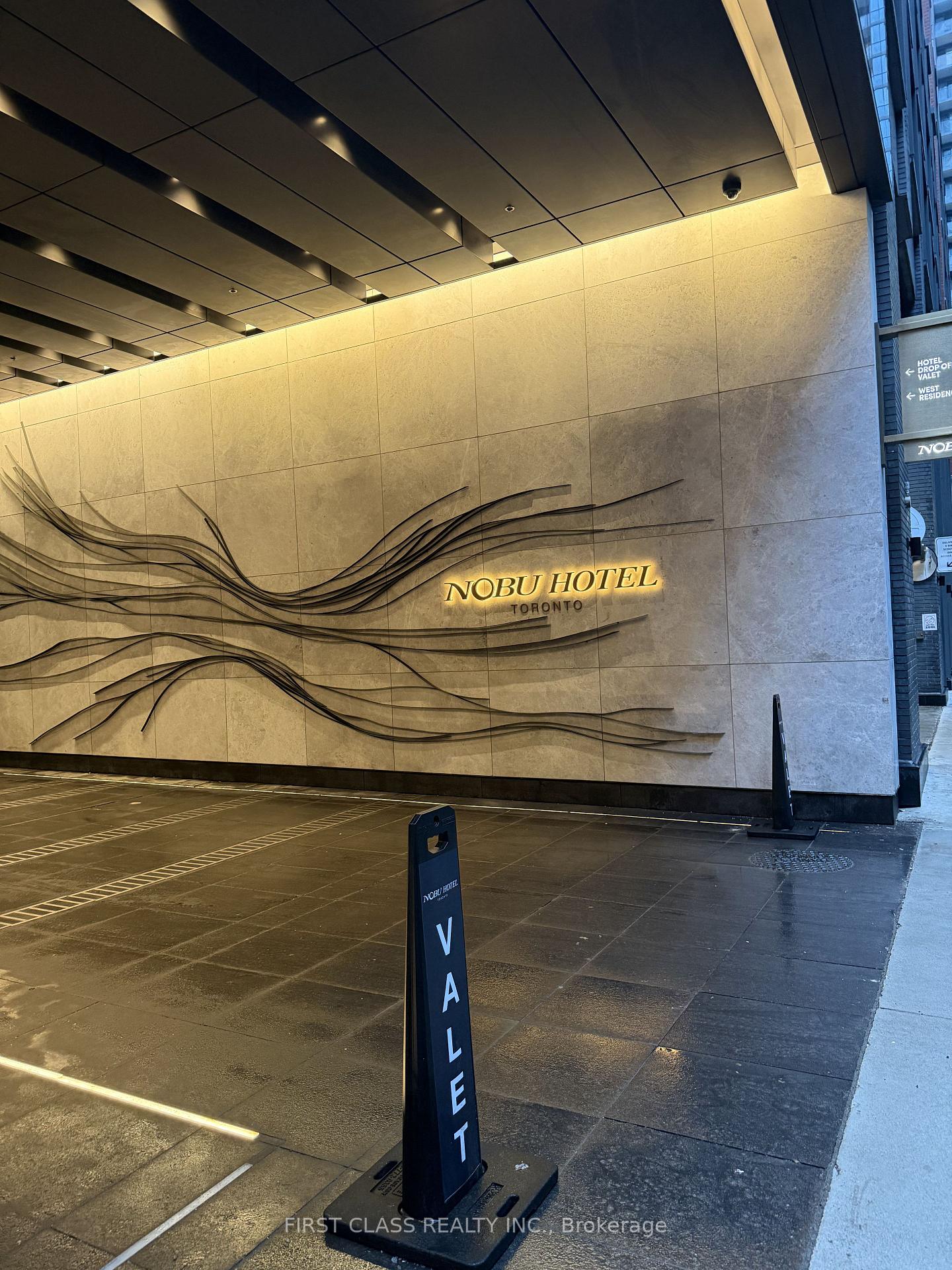 2314 - 35 Mercer Street E, Toronto, ON M5V 0V1