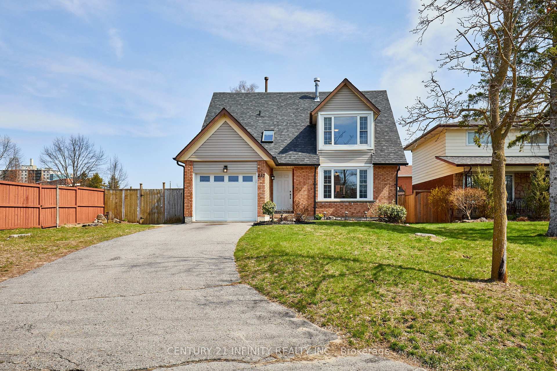 232 Iris Court, Oshawa, ON L1G 7M1