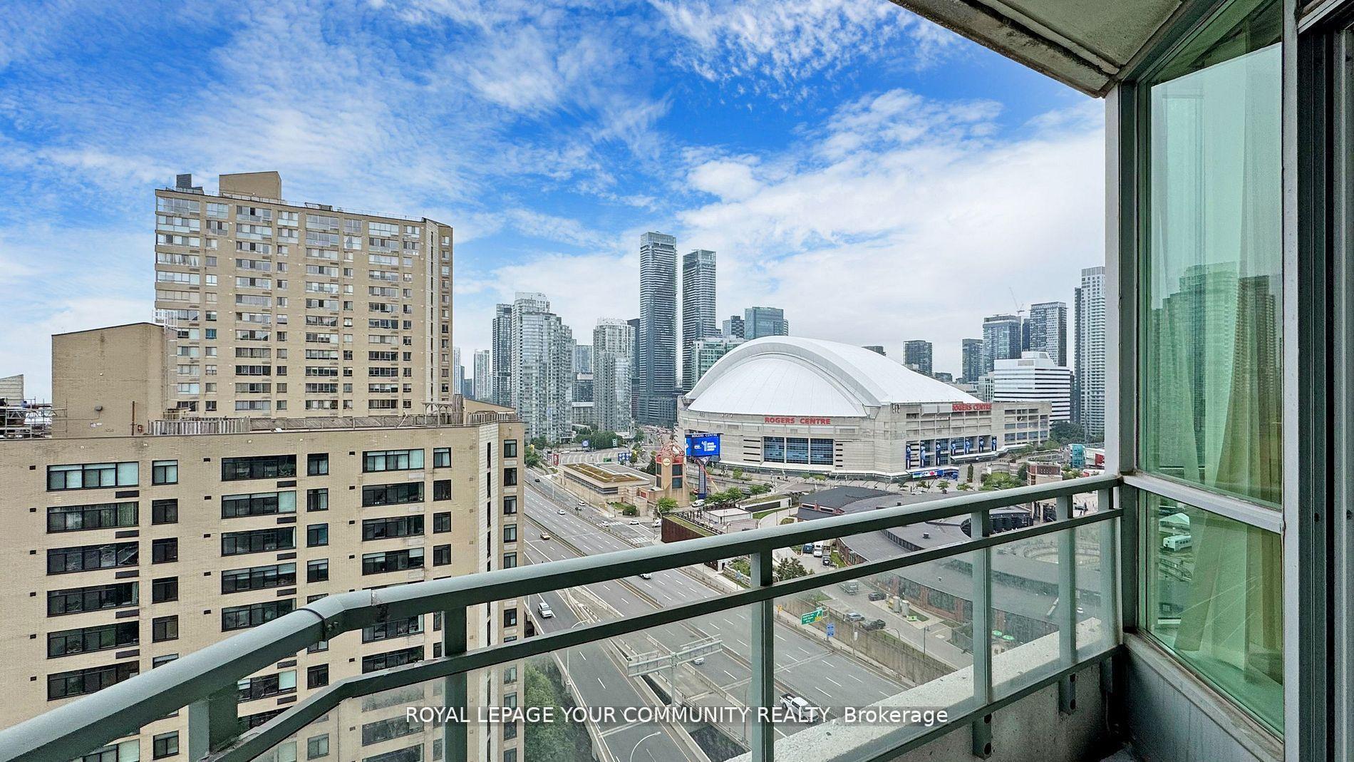2323 - 230 Queens Quay W, Toronto, ON M5J 2Y7